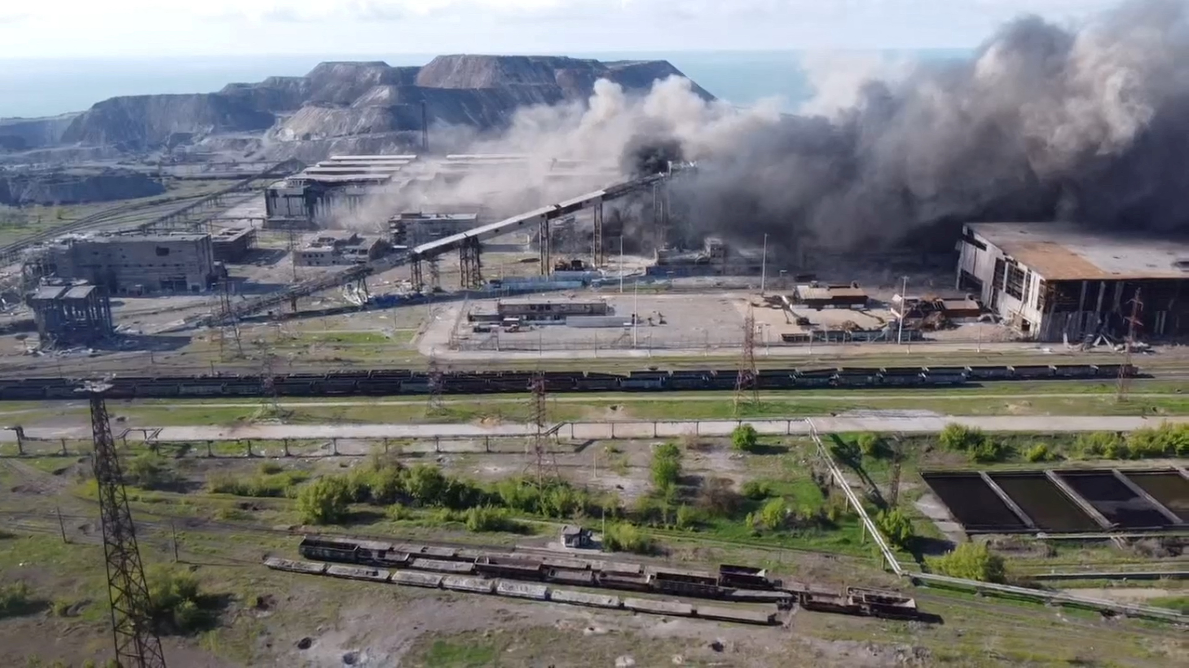 Ukraine says new effort to evacuate civilians from Mariupol steel works ...