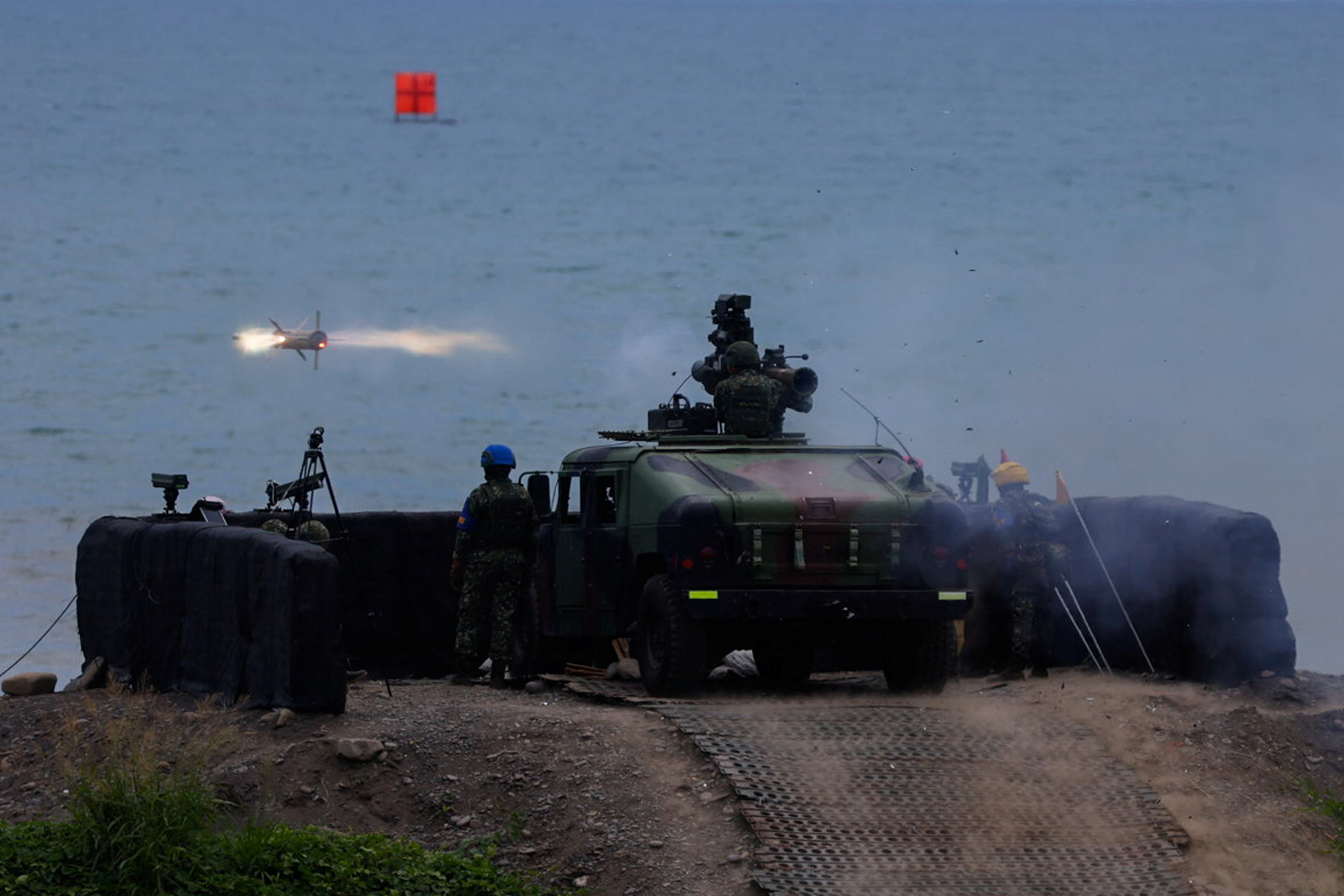 Taiwan military holds live fire drills on strategic southern coast ...