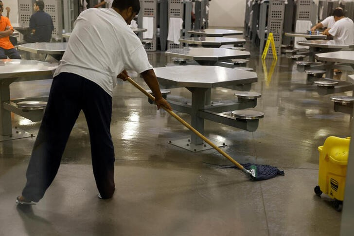 GEO Group must pay minimum wage to immigrant detainees, court rules ...