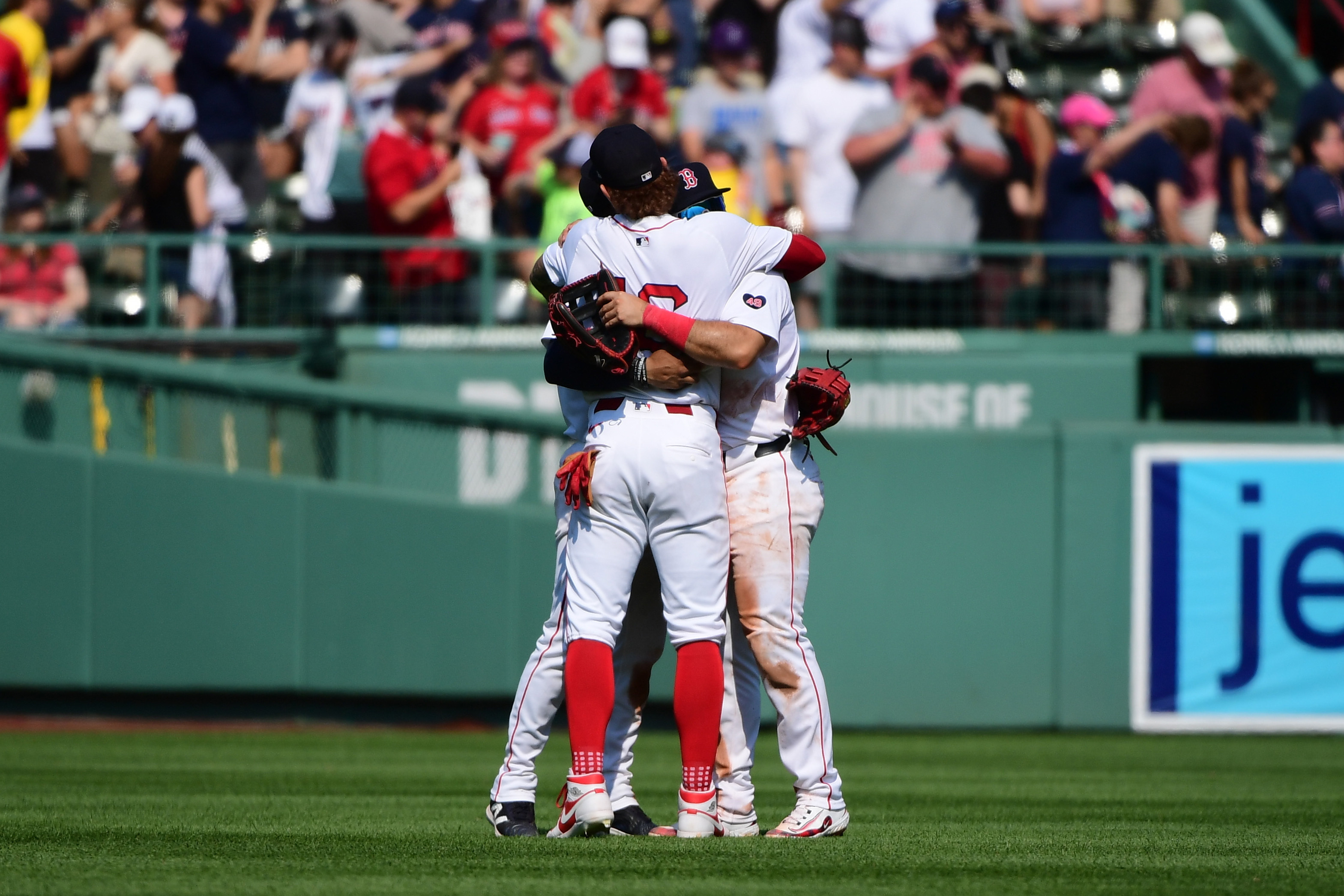 Red Sox avoid sweep, edge Brewers on late RBI single | Reuters