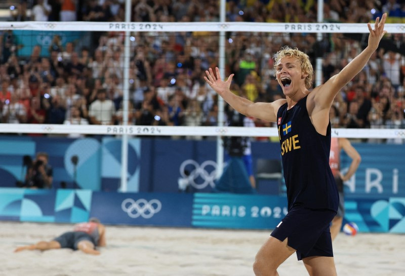 Sweden crush Germany in 36 minutes to win men's beach volleyball gold ...