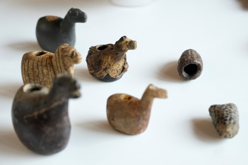 Peru reclaims ancient pre-Hispanic objects dating back 2,000 years ...