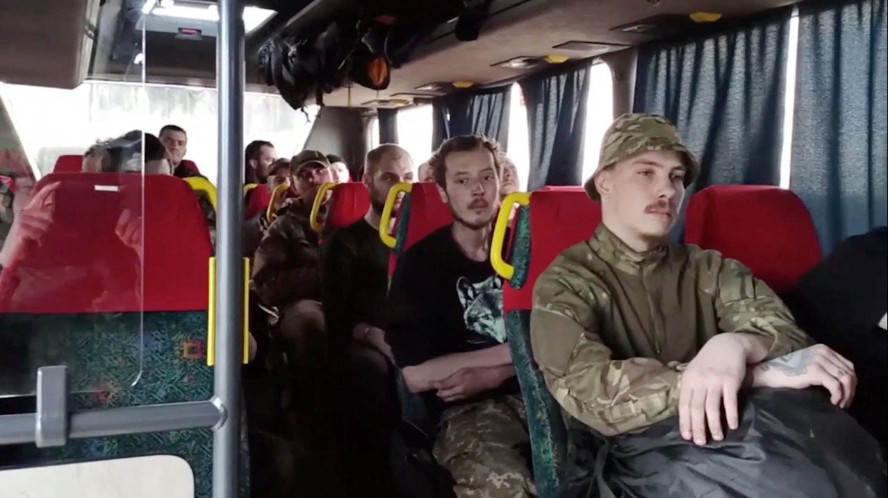 Ukraine hails Mariupol defenders as heroes who changed course of war ...