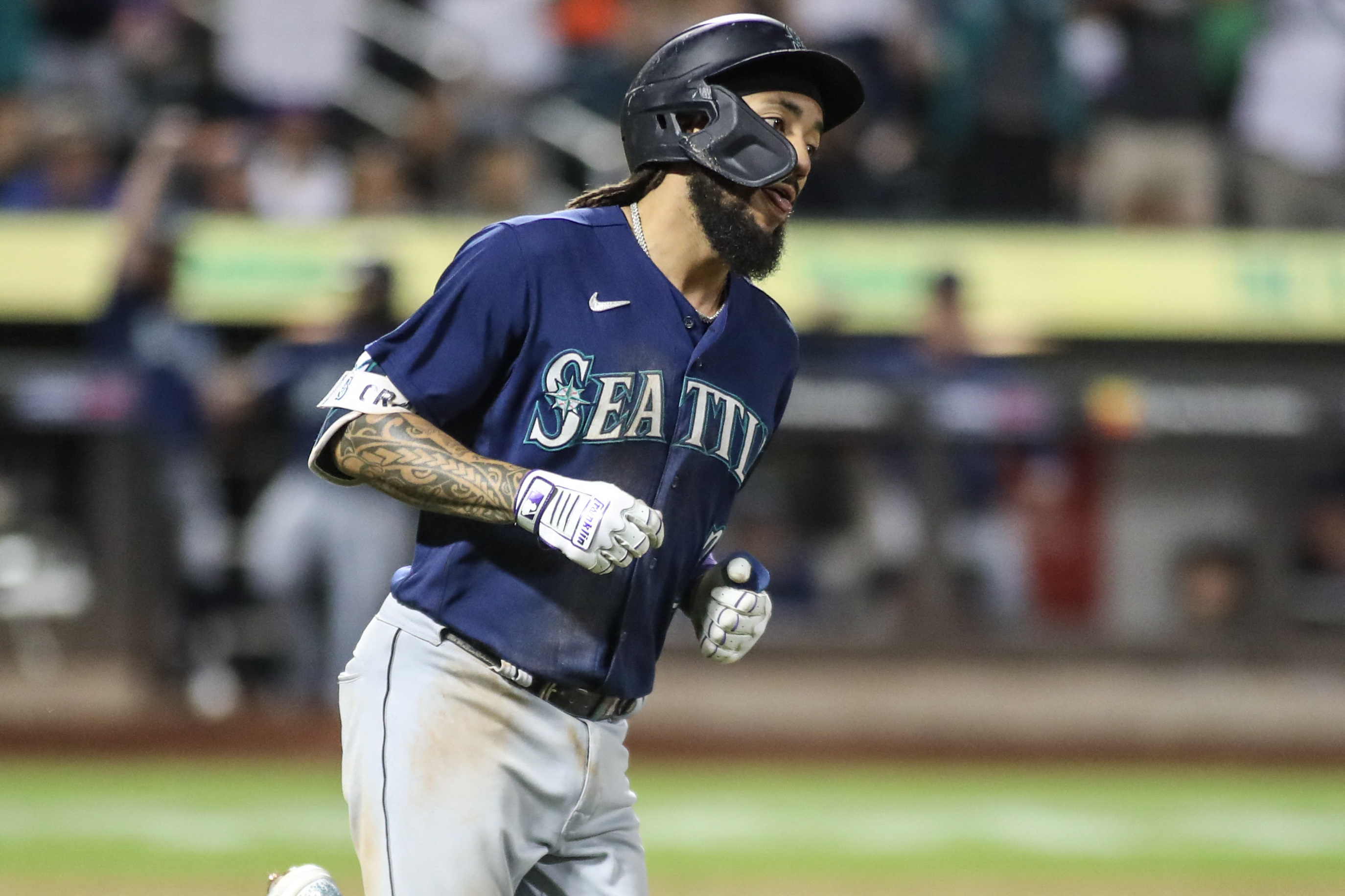 Mariners score last, win seesaw game with Mets | Reuters