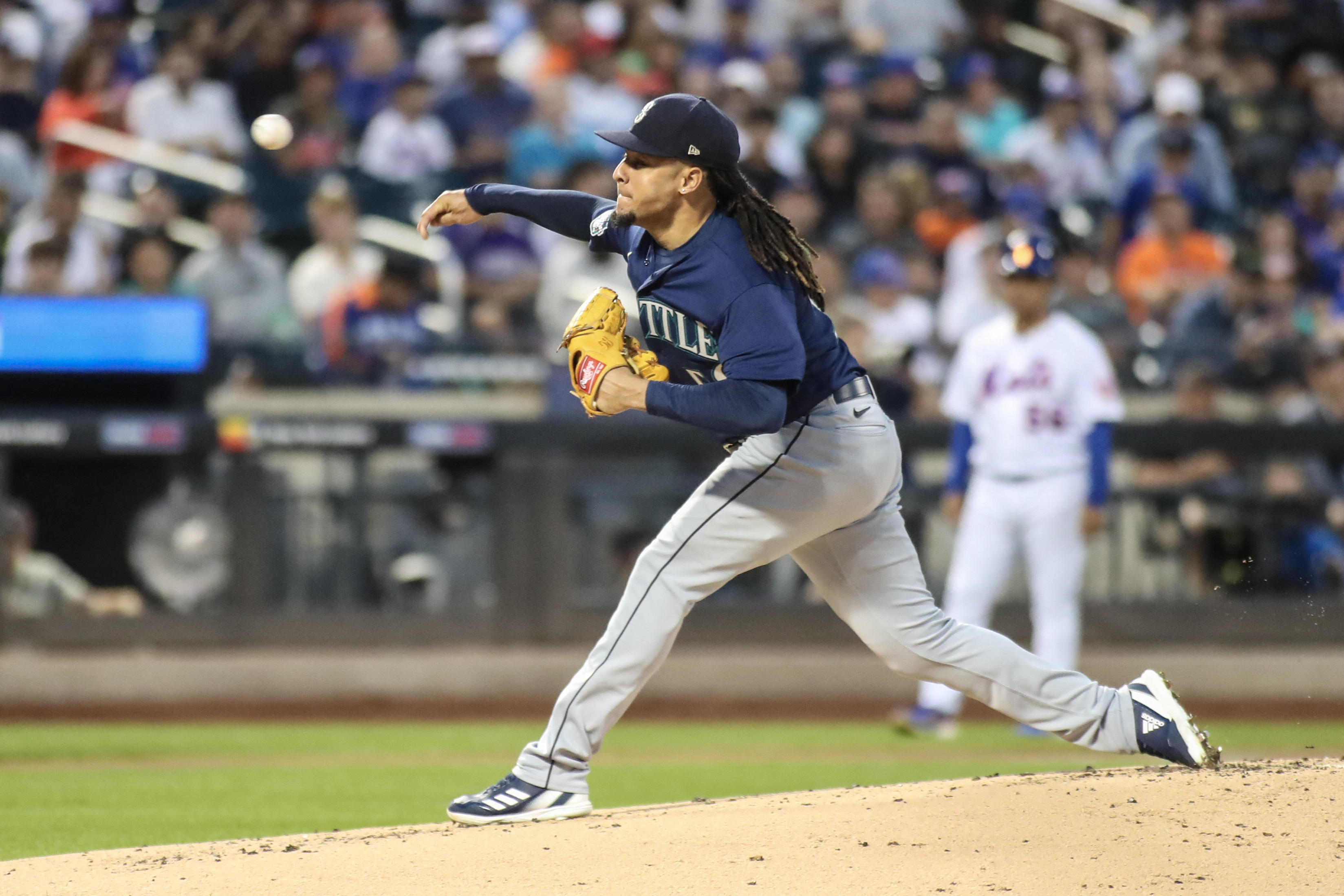 Mariners score last, win seesaw game with Mets | Reuters