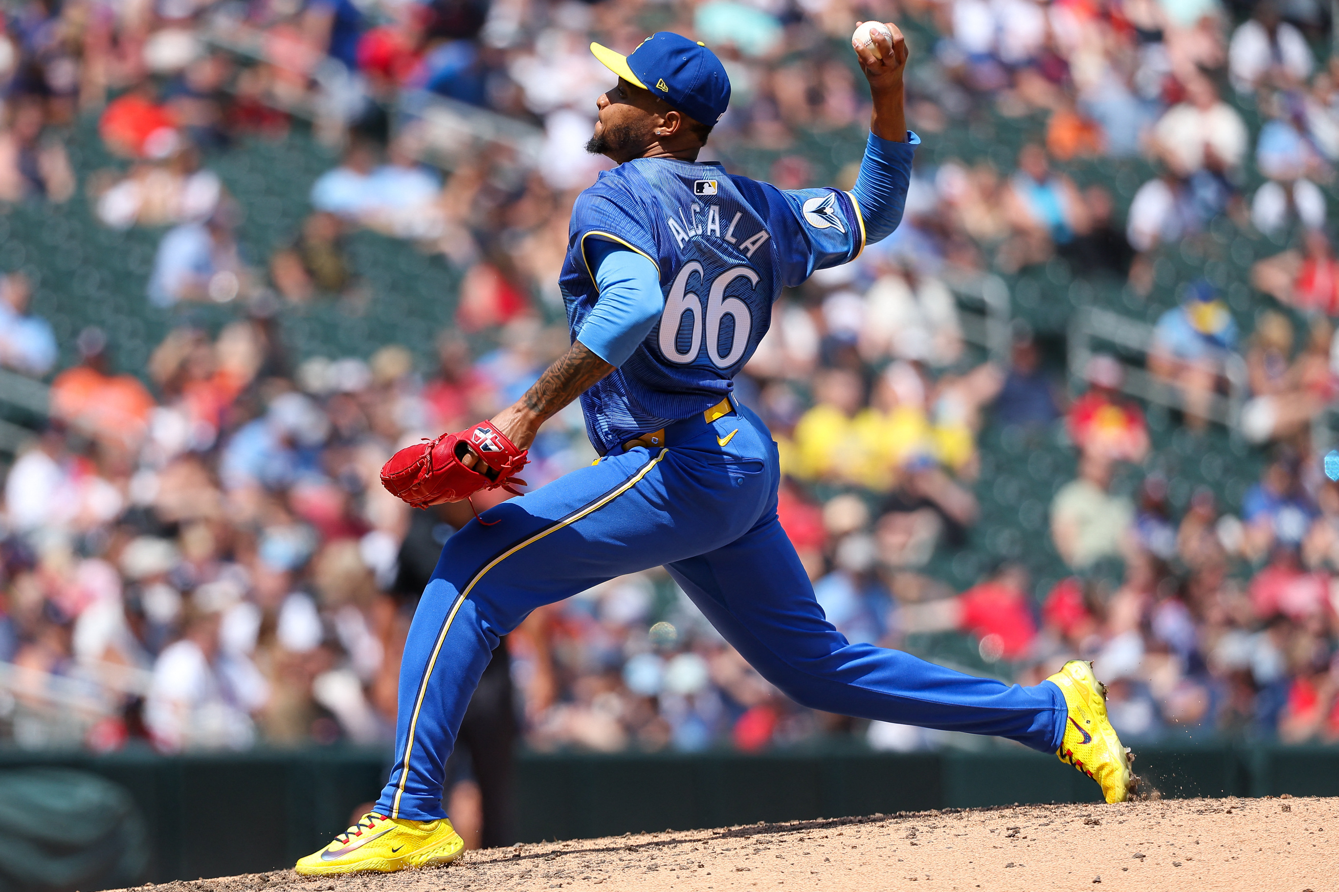 Jose Miranda ties consecutive-hits record, Twins handle Astros | Reuters