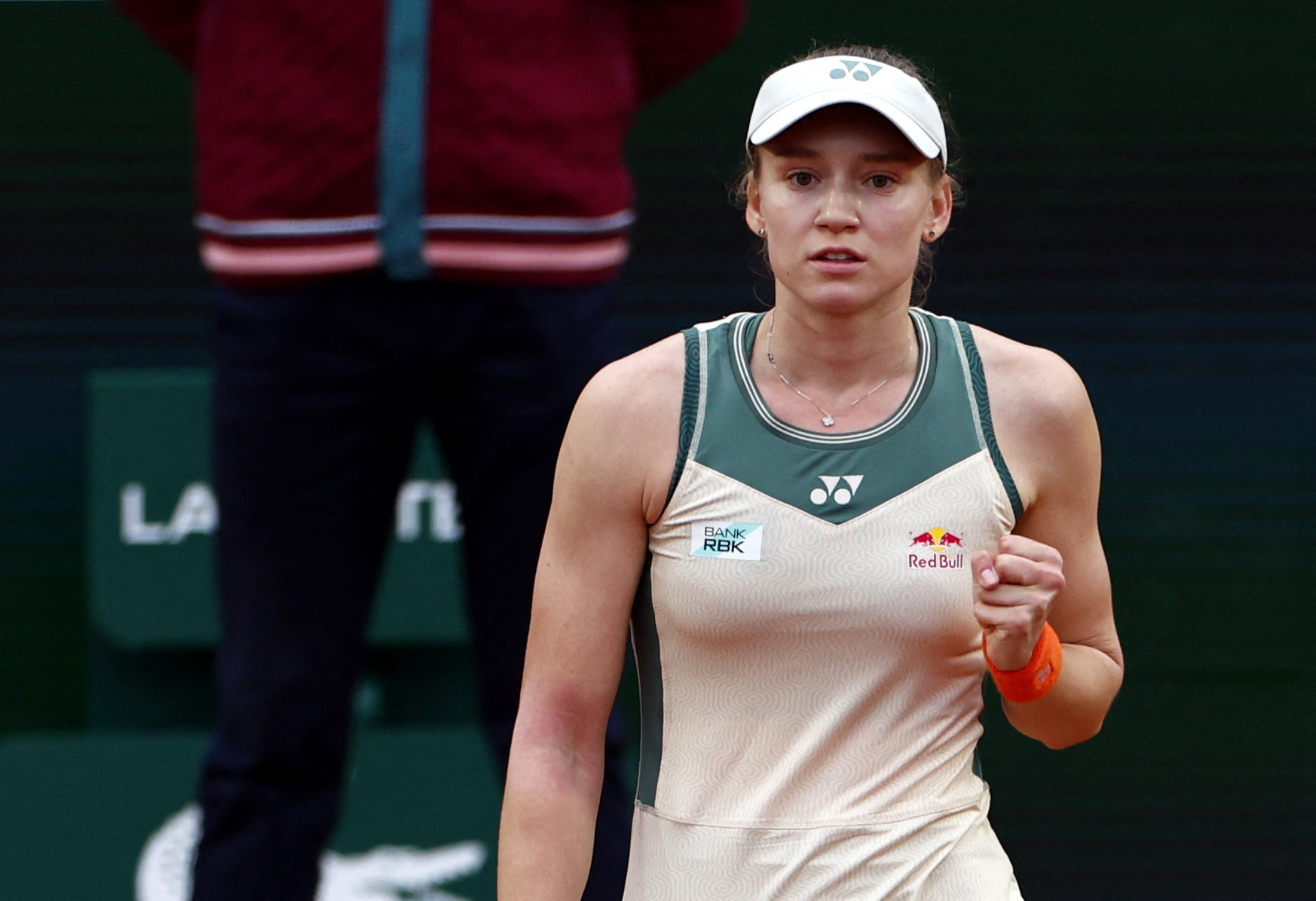 Rybakina eases past Minnen into French Open second round | Reuters