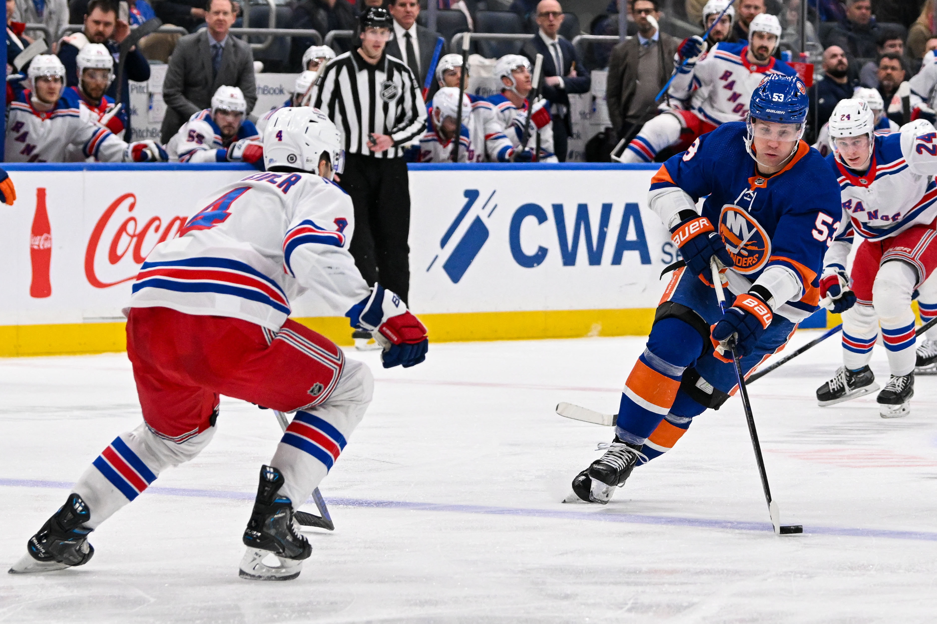 Isles win fifth in a row, cool off first-place Rangers | Reuters