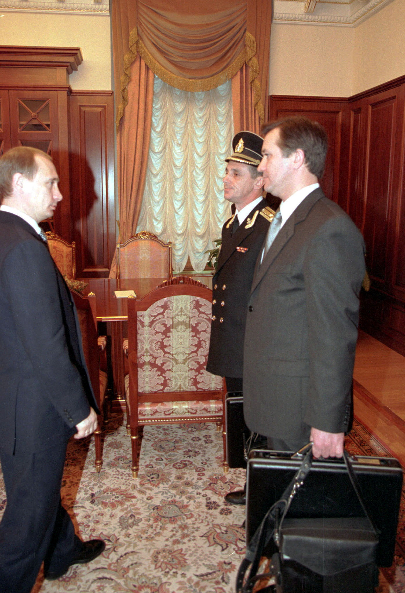 What is Russia's policy on tactical nuclear weapons? | Reuters