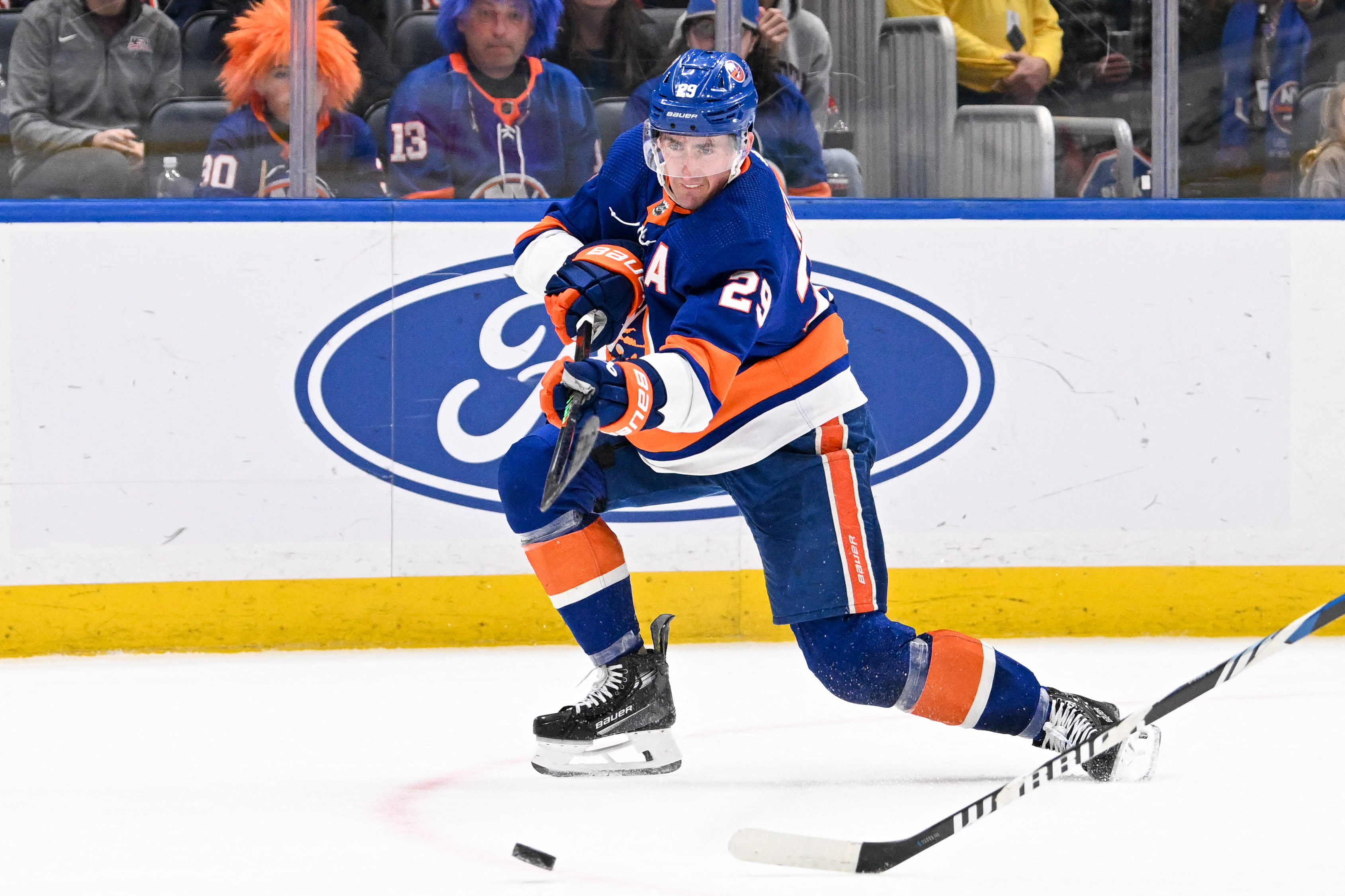 Islanders, Cal Clutterbuck get off to quick start to leave no doubt vs ...