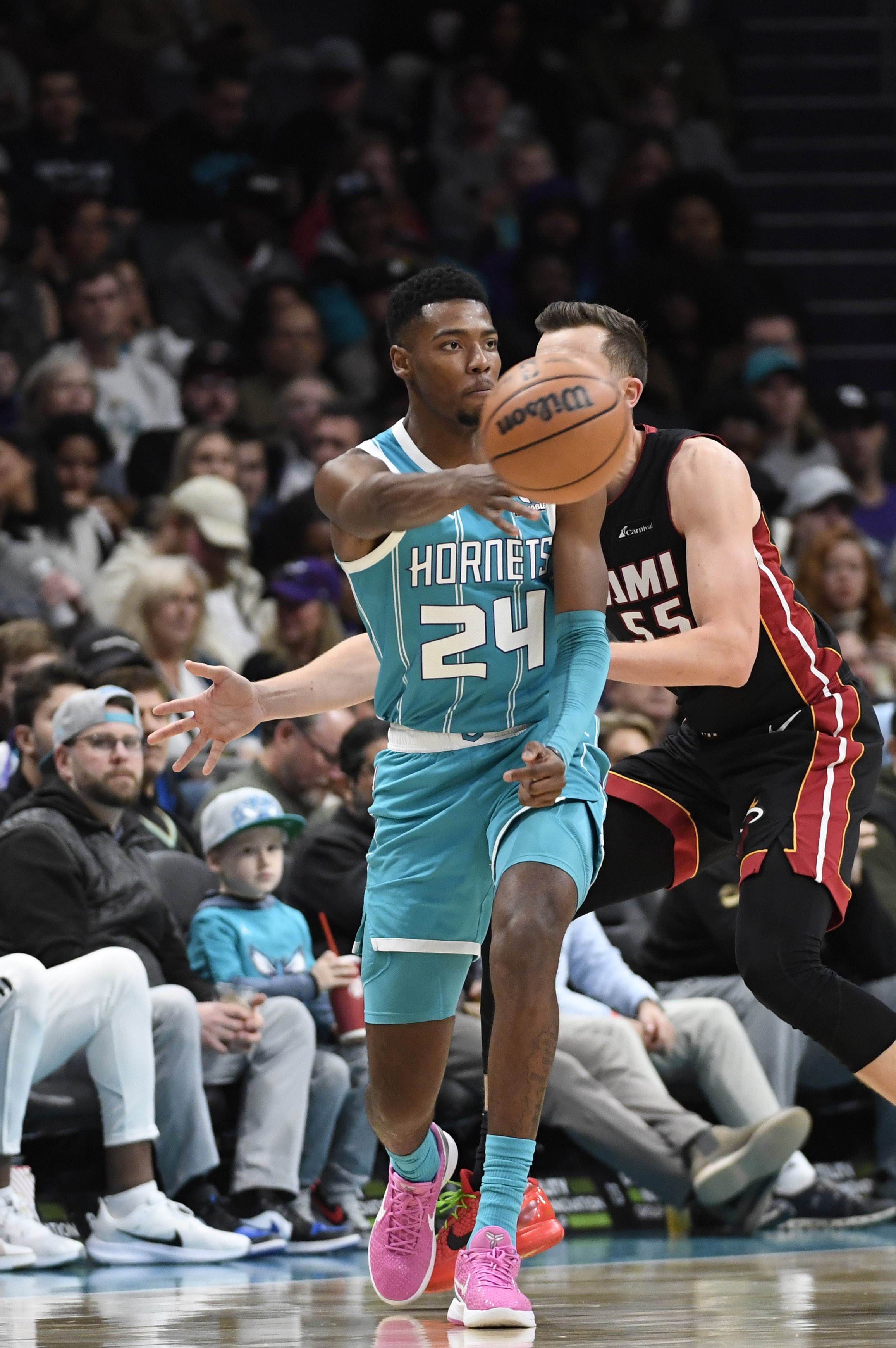 Heat Survive Late Wobble Hold Off Hornets Reuters