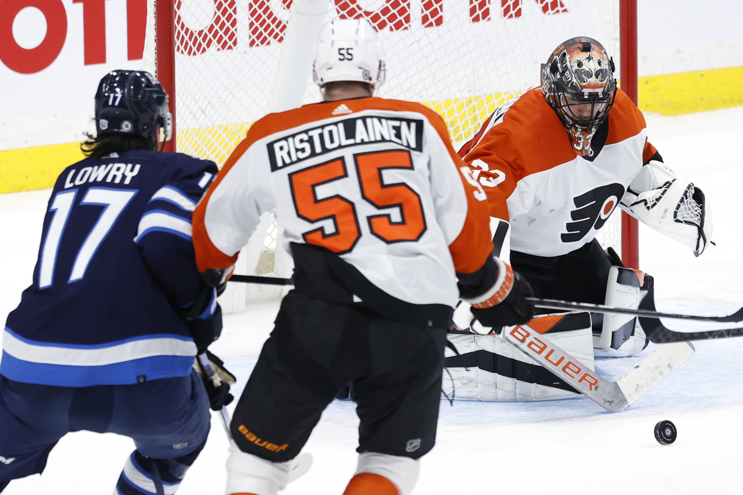 Flyers end Jets' franchise-record 8-game win streak | Reuters