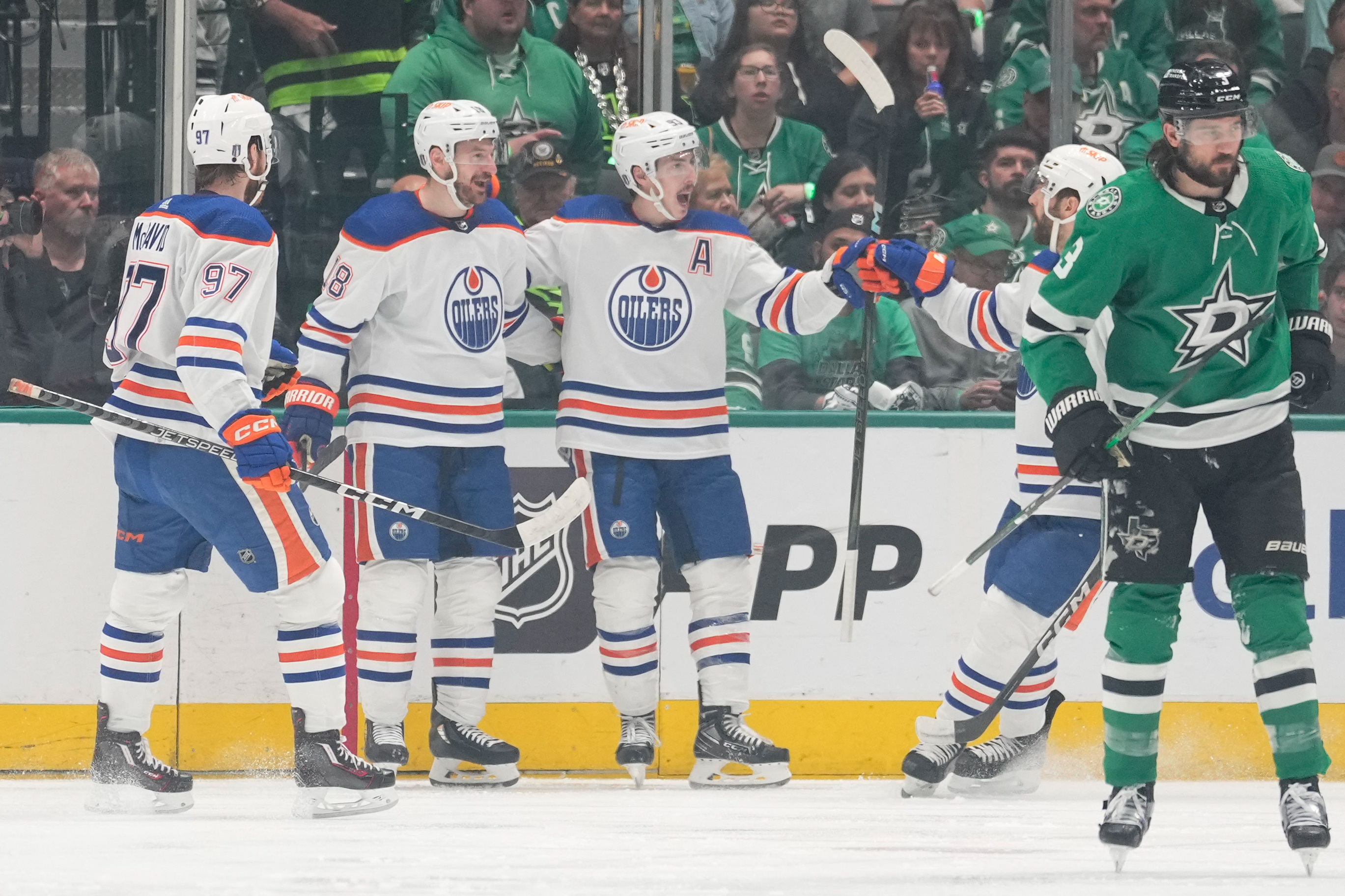 Ryan Nugent-Hopkins, Oilers take 3-2 series lead over Stars | Reuters
