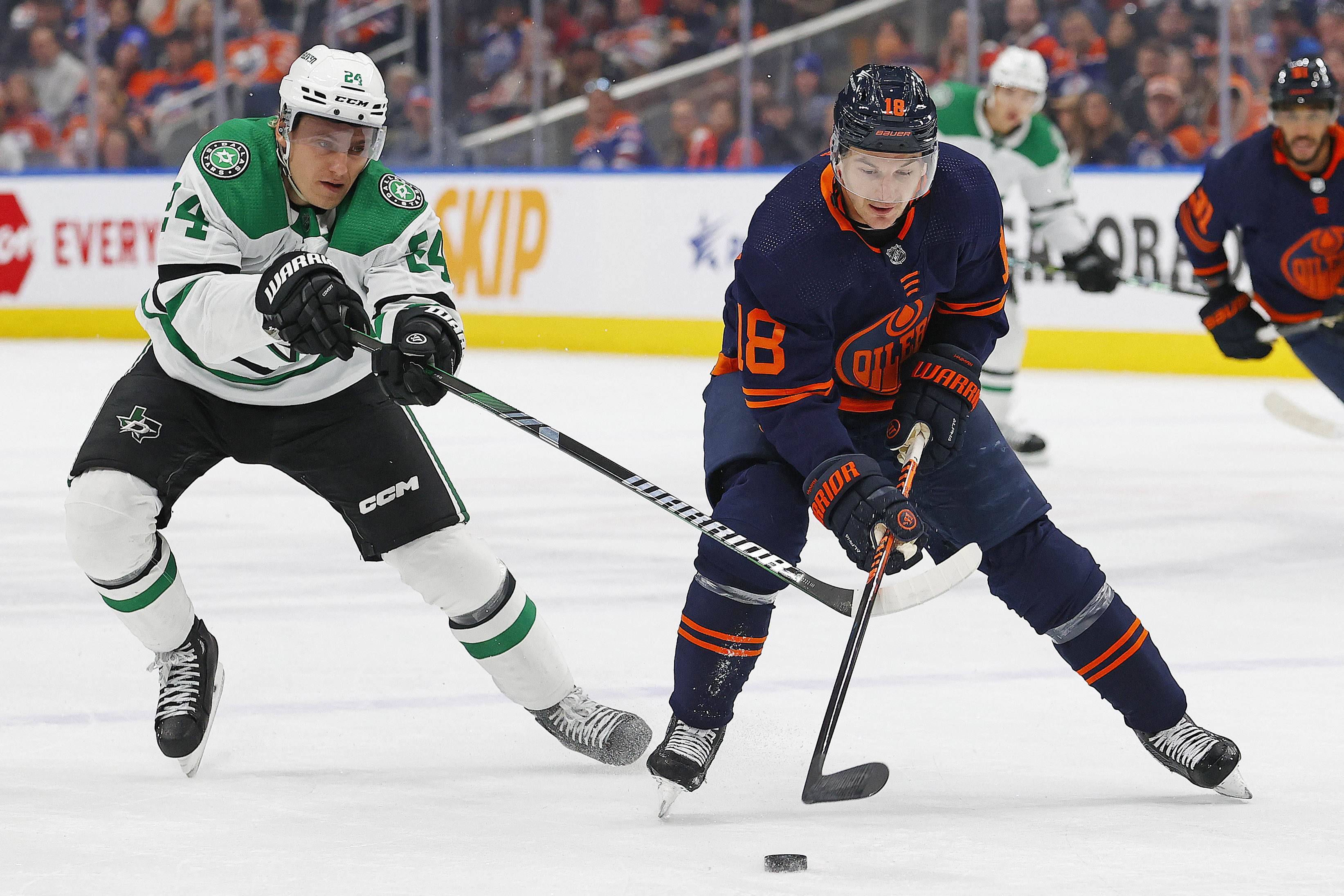 Scott Wedgewood (46 saves), Stars hold off Oilers | Reuters