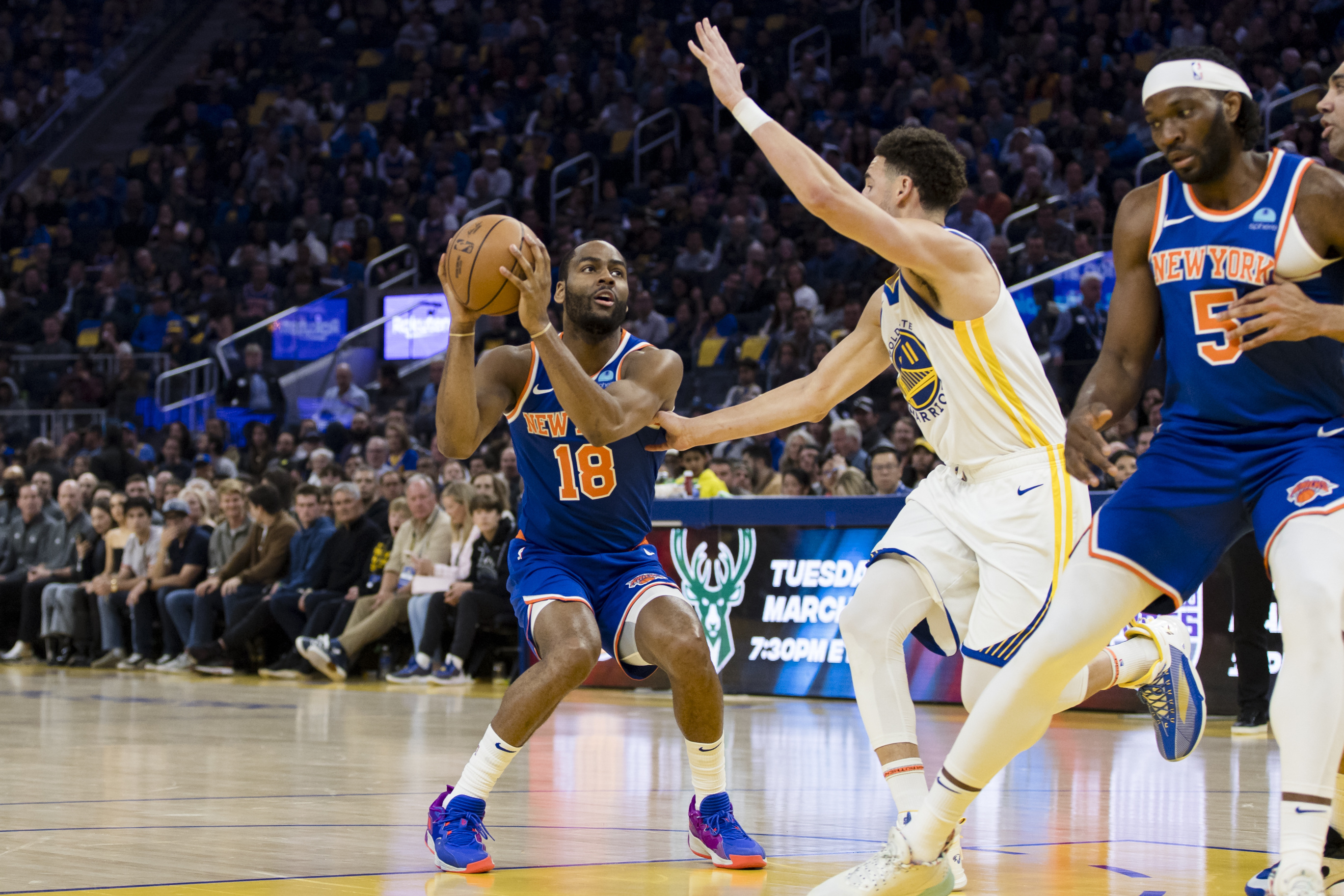 Backcourt duo carries Knicks over Warriors, 119-112 | Reuters