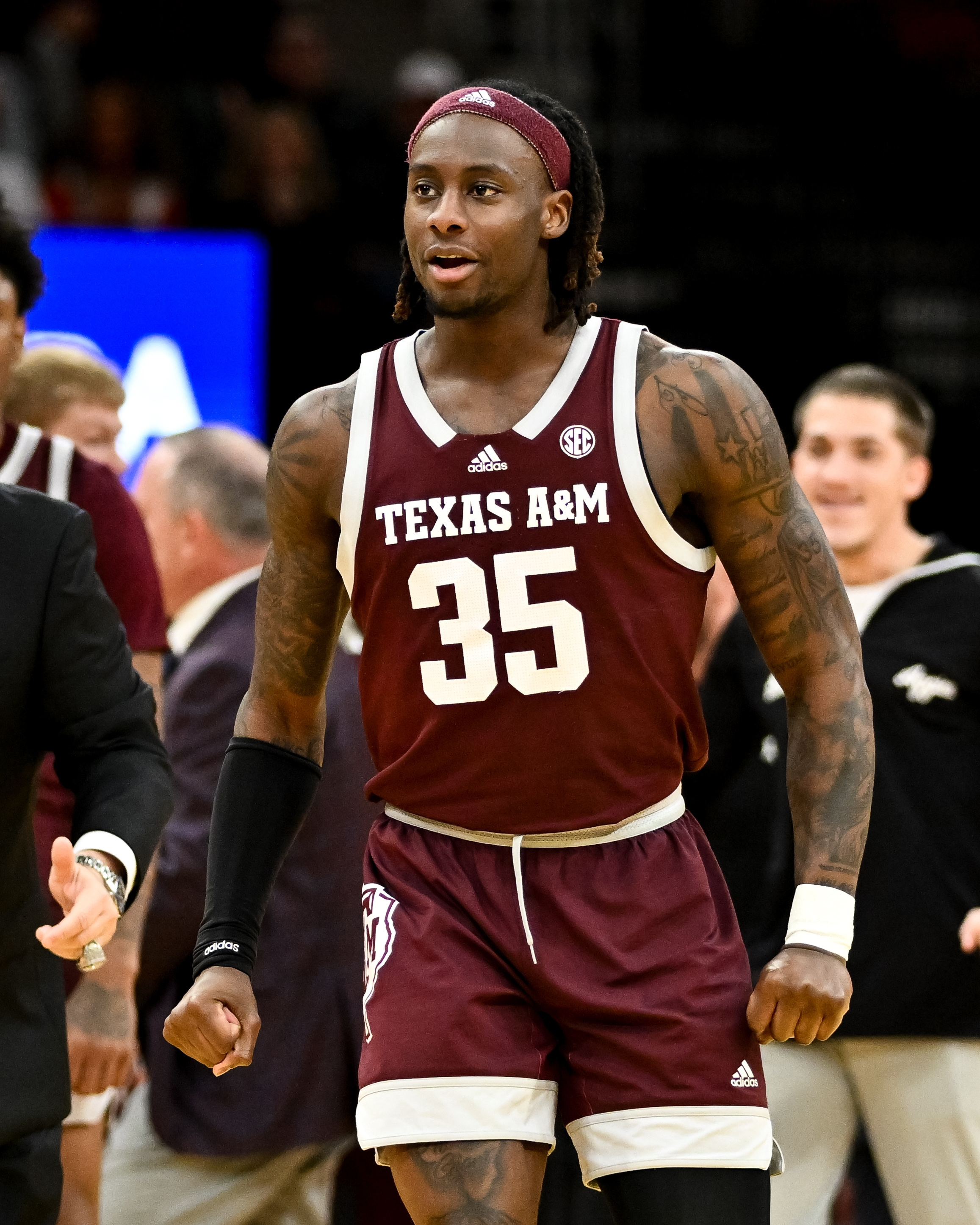 Emanuel Sharp’s late burst helps No. 4 Houston outlast Texas A&M | Reuters