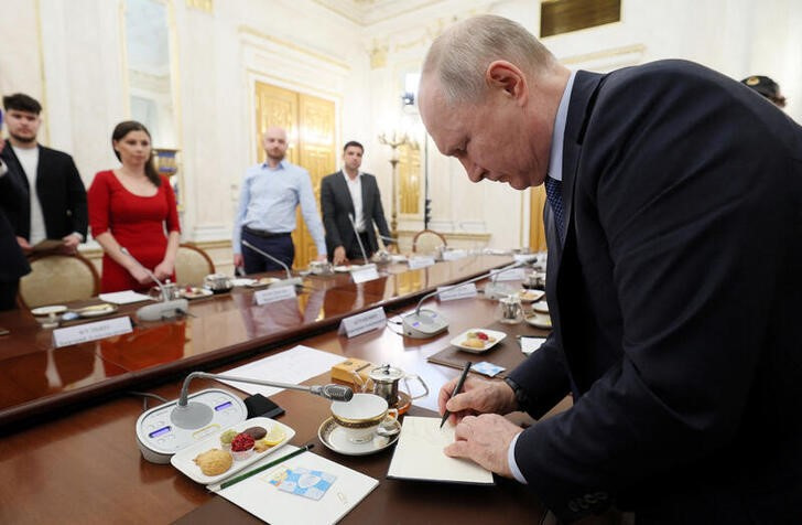 Putin ponders: Should Russia try to take Kyiv again? | Reuters