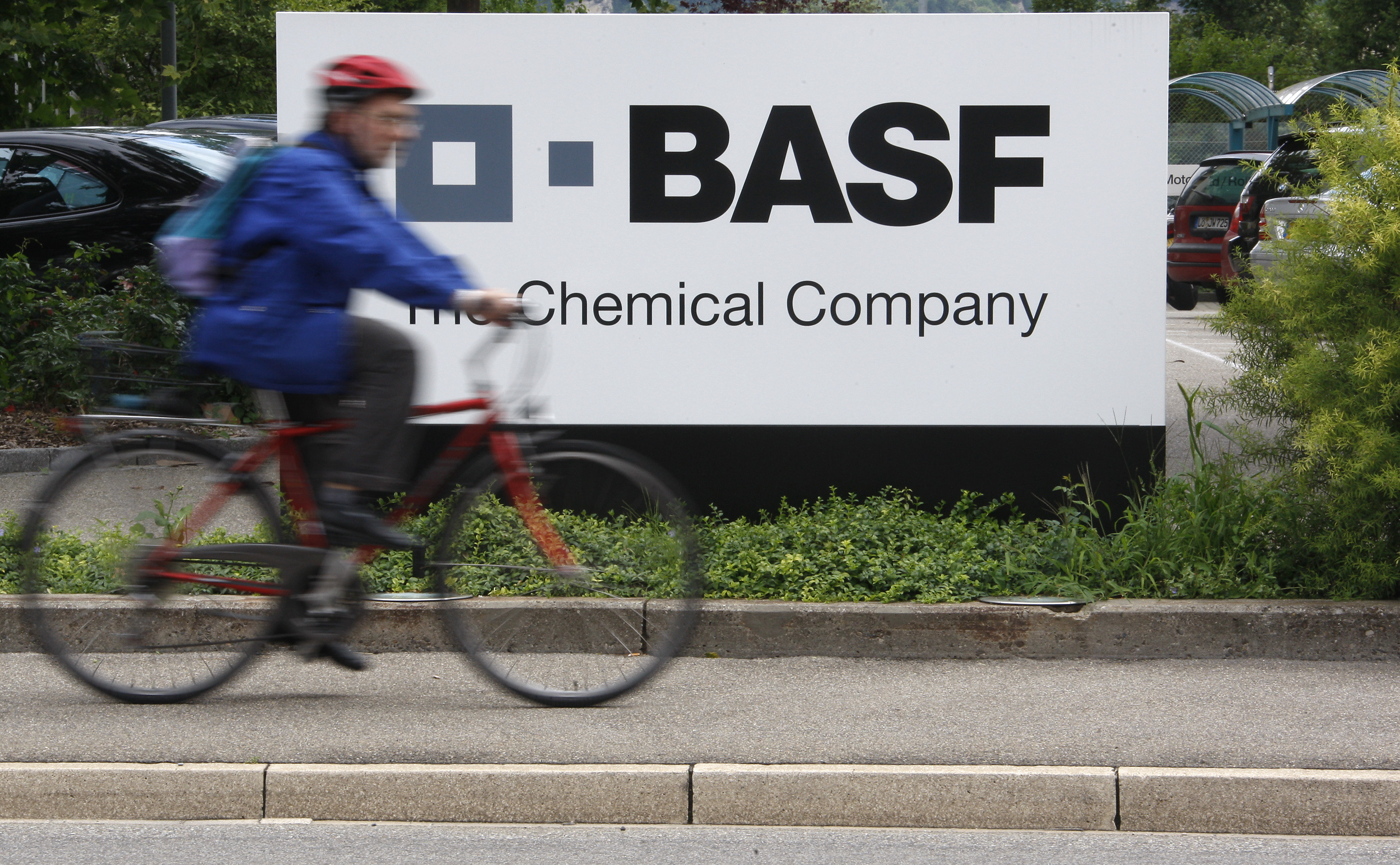 BASF picks right time to share pain with investors | Reuters