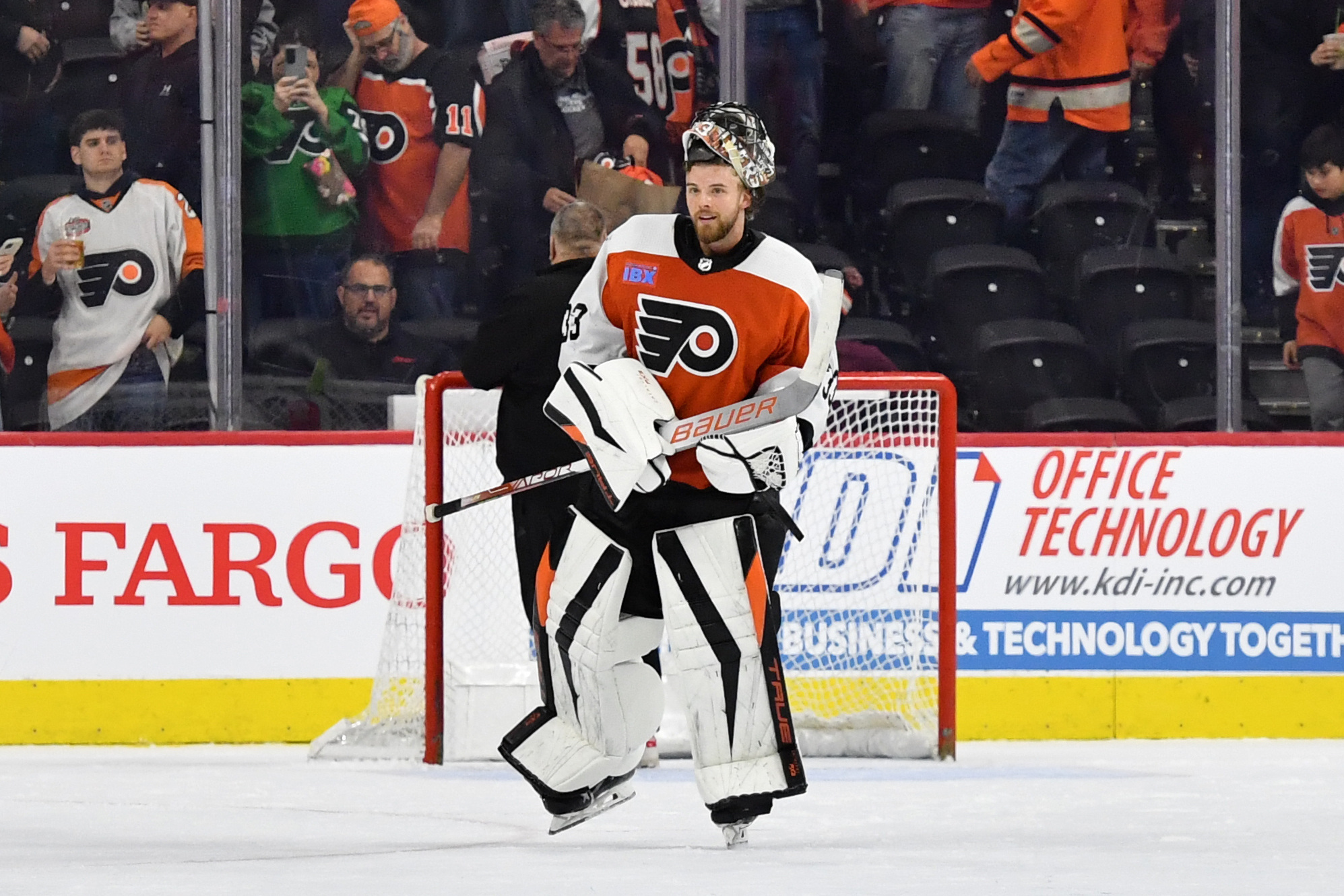Sam Ersson, Flyers stave off Red Wings, 1-0 | Reuters