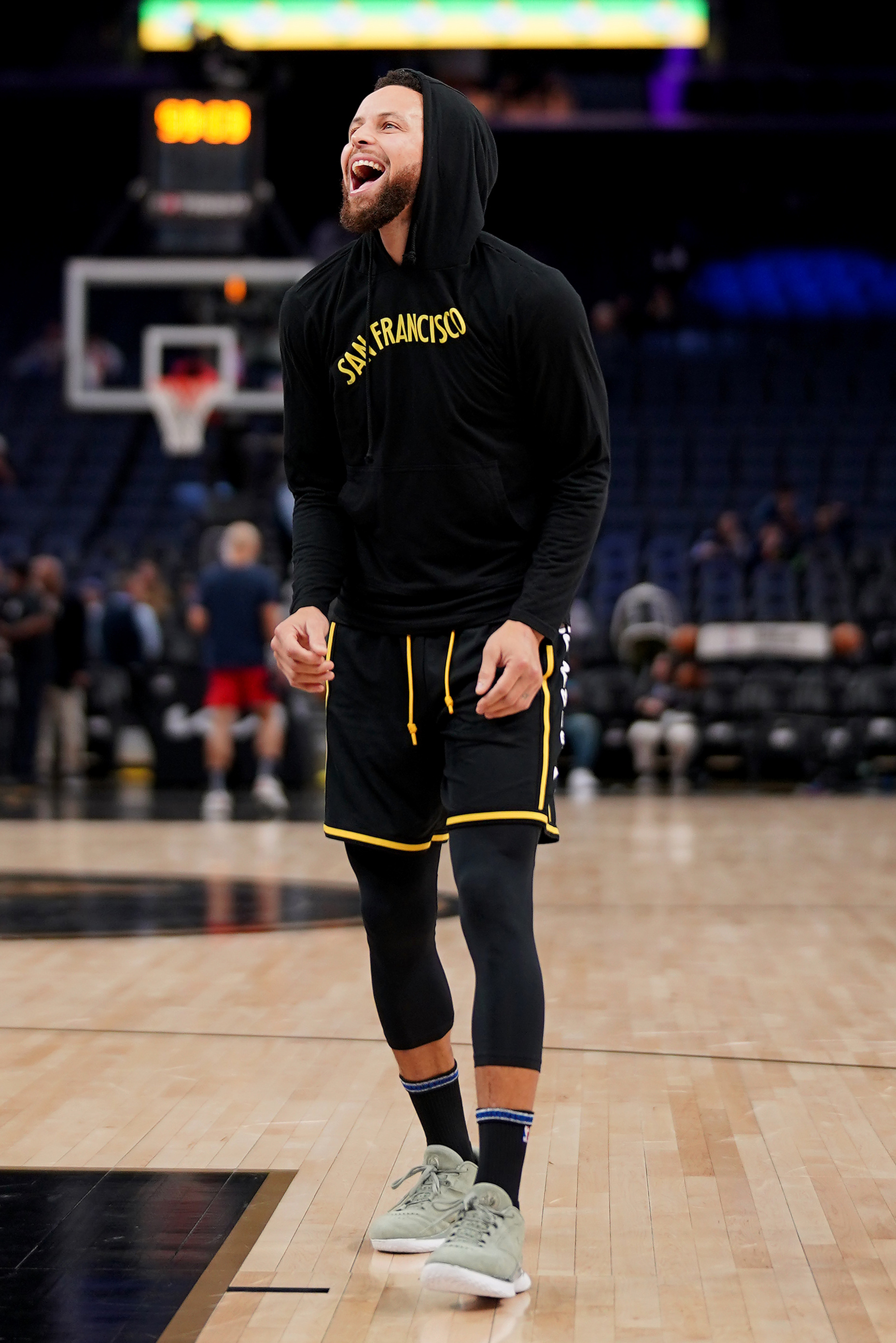 Pelicans' long-range shooting adds to Warriors' struggles | Reuters