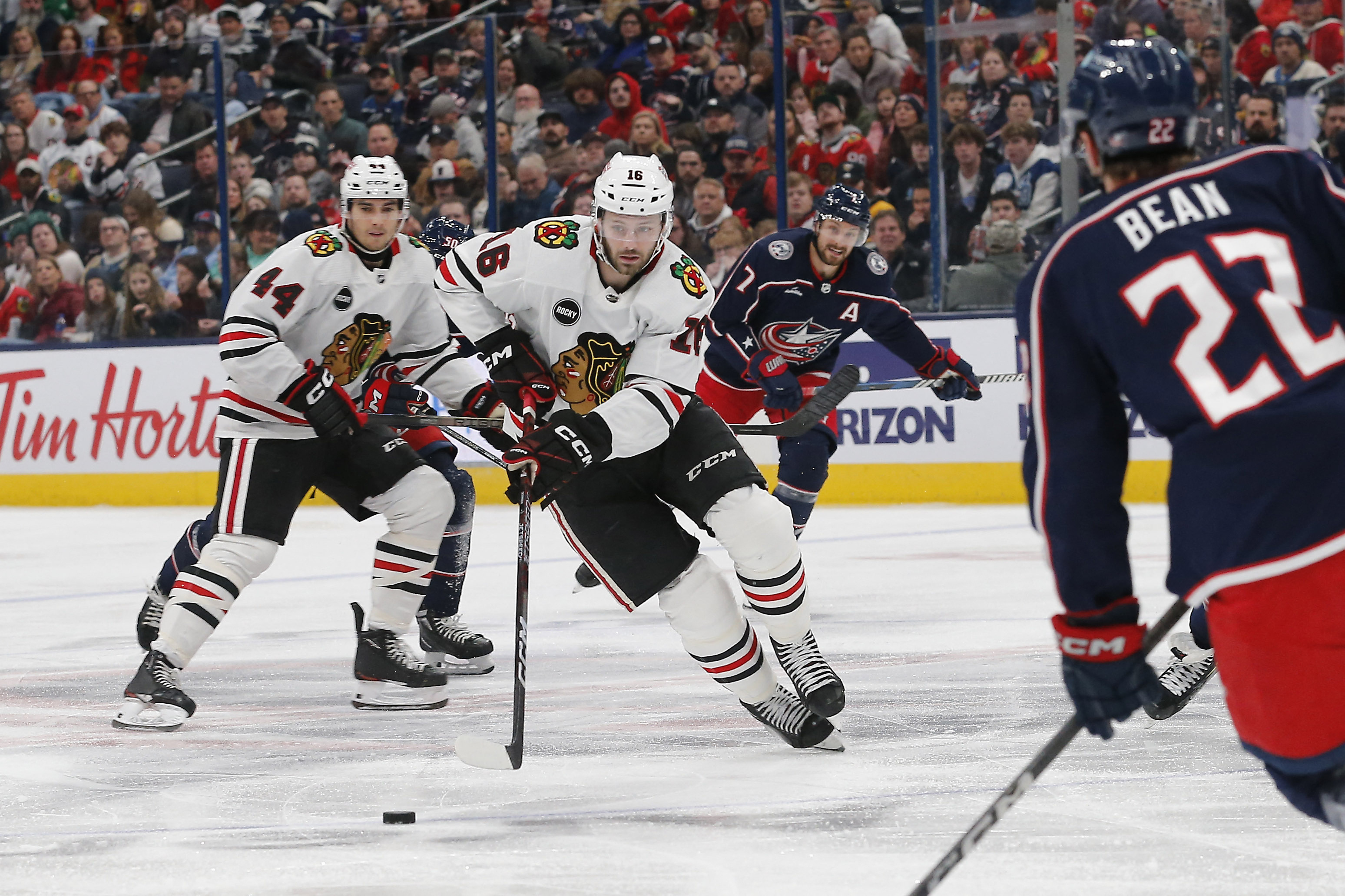 Blue Jackets pile on early, rout Blackhawks at home | Reuters