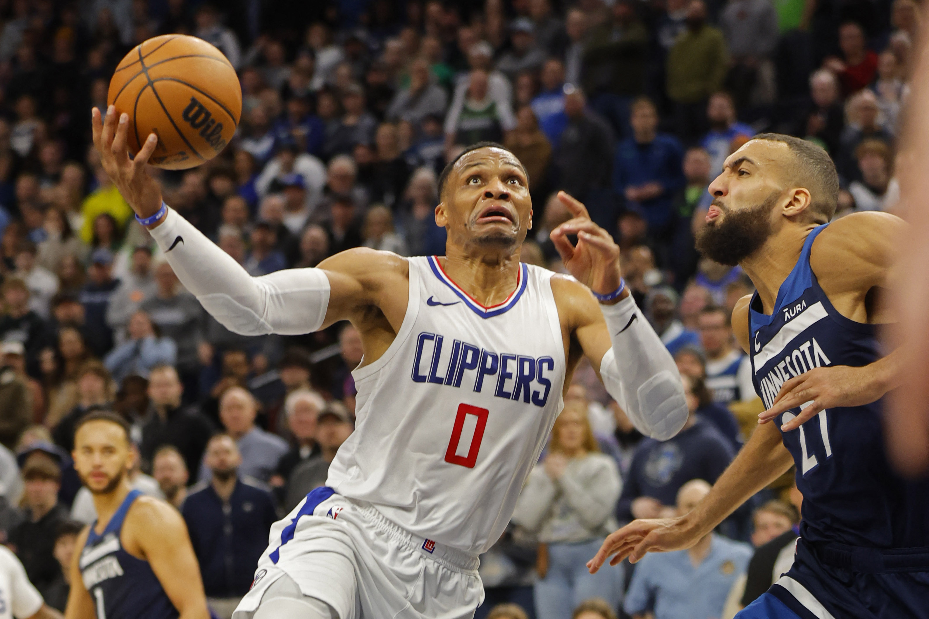 Anthony Edwards' 3rd-quarter burst fuels Wolves past Clippers | Reuters