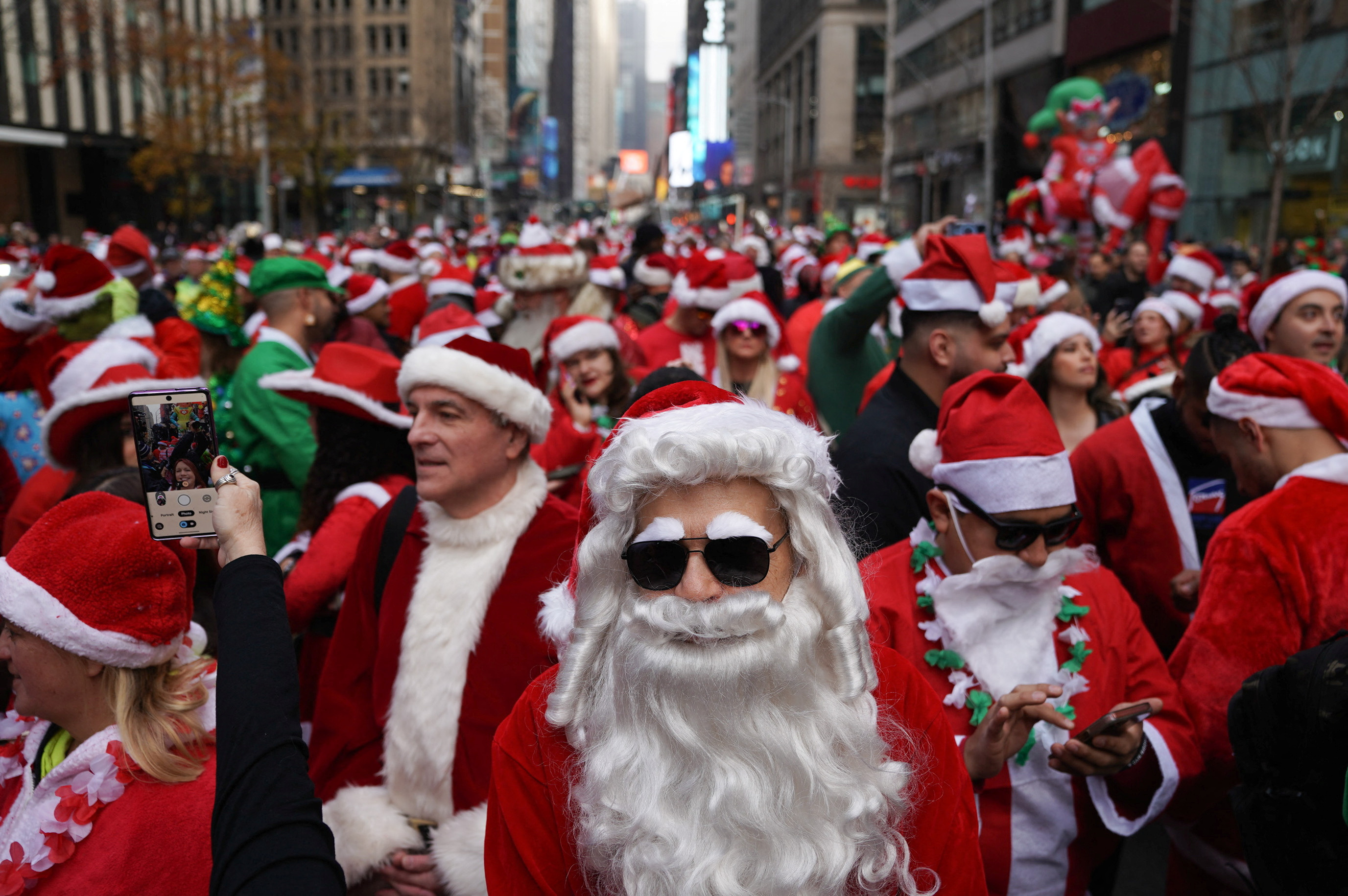 Here comes Santa Claus - December 22, 2023 | Reuters