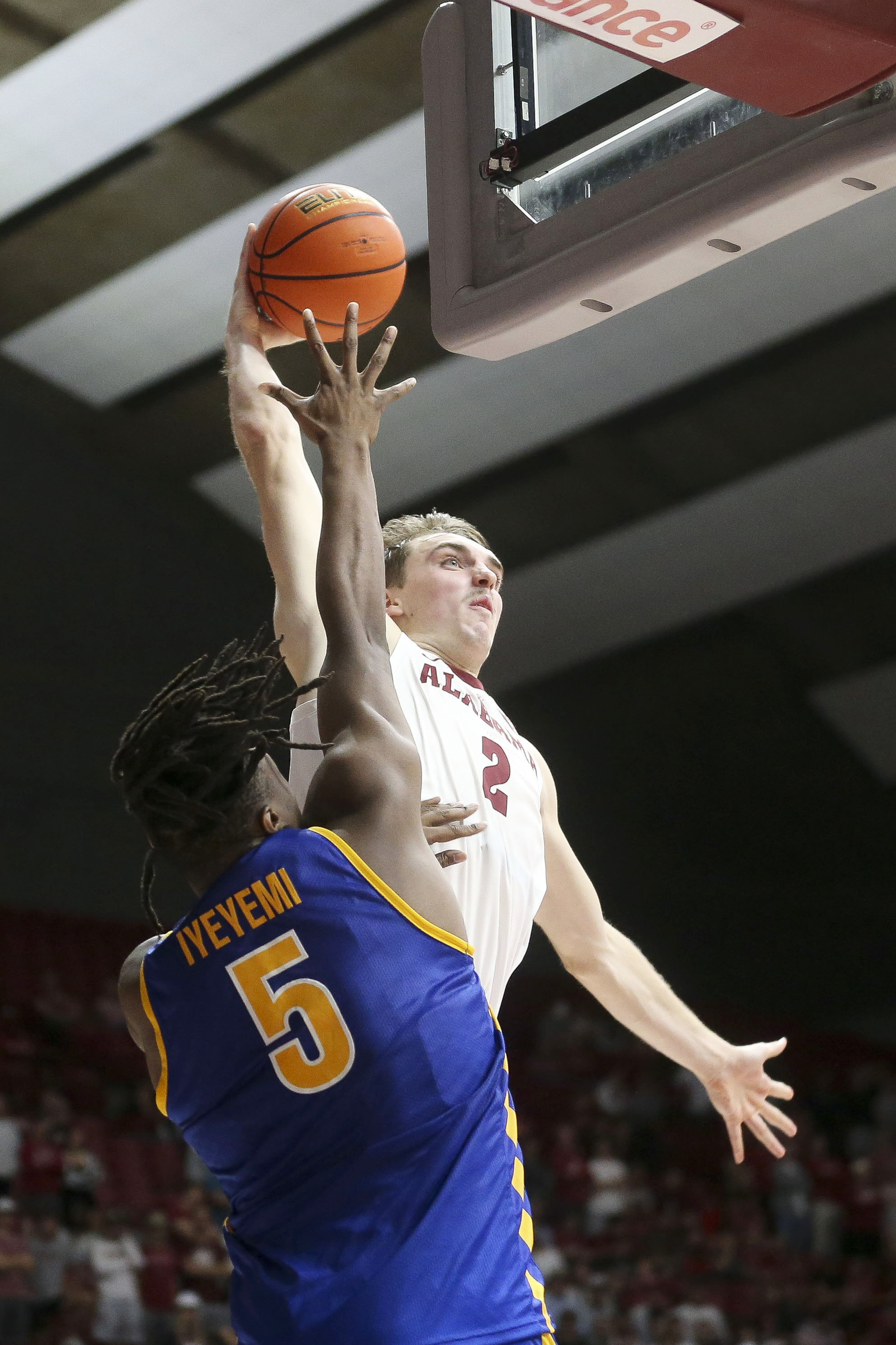 No. 24 Alabama rolls past Morehead State in opener | Reuters