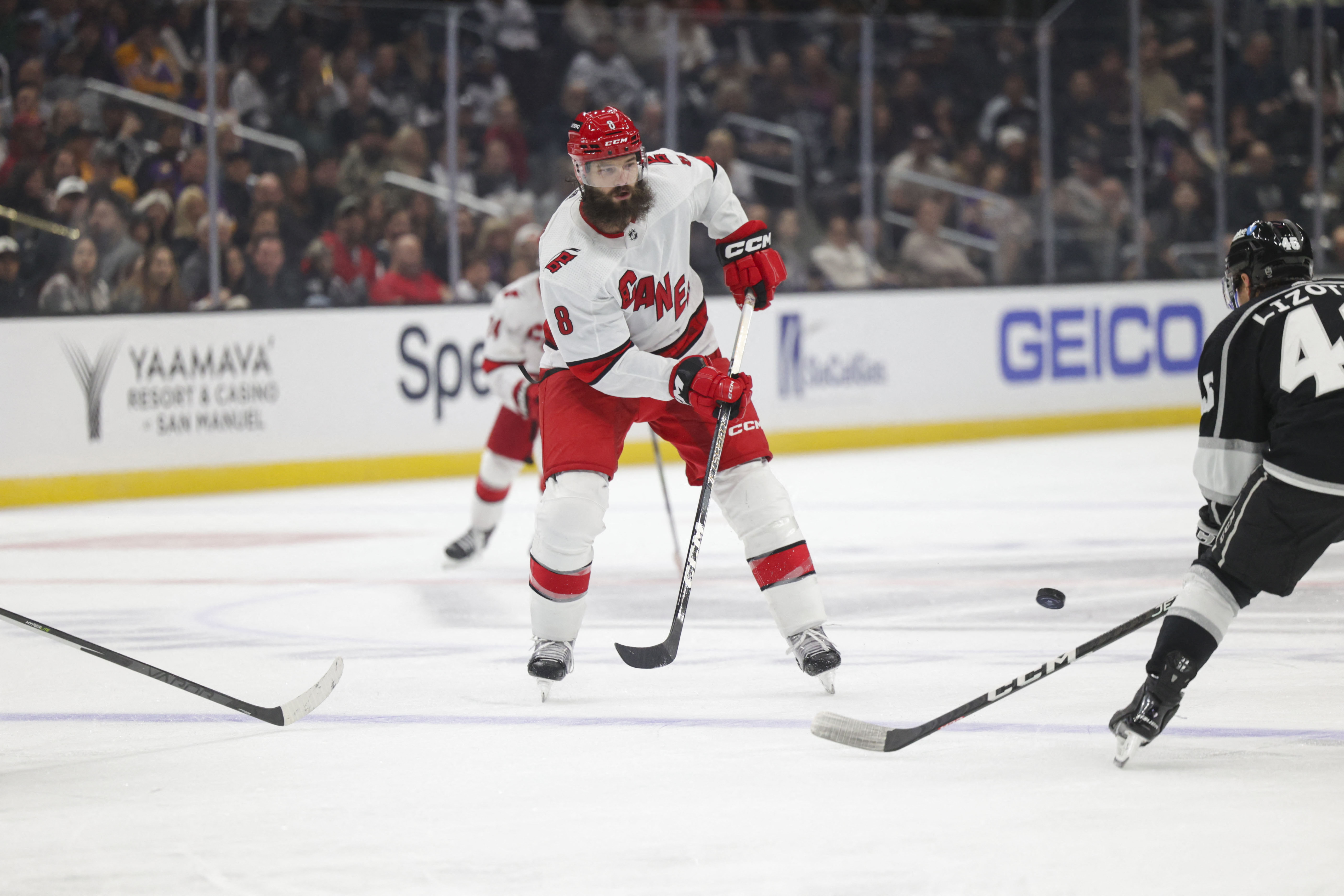 Hurricanes blow early lead, beat Kings in 9-round shootout | Reuters