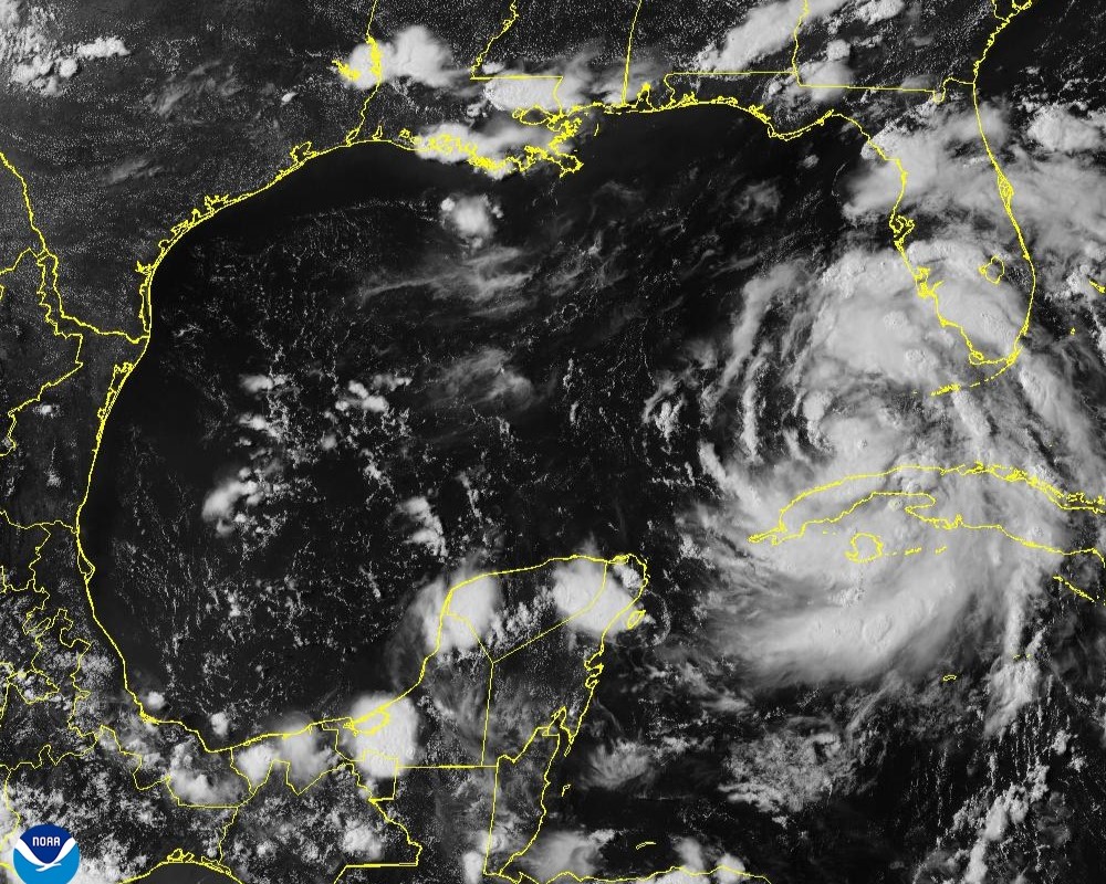 Near hurricane-force storm headed to Florida's Gulf Coast | Reuters