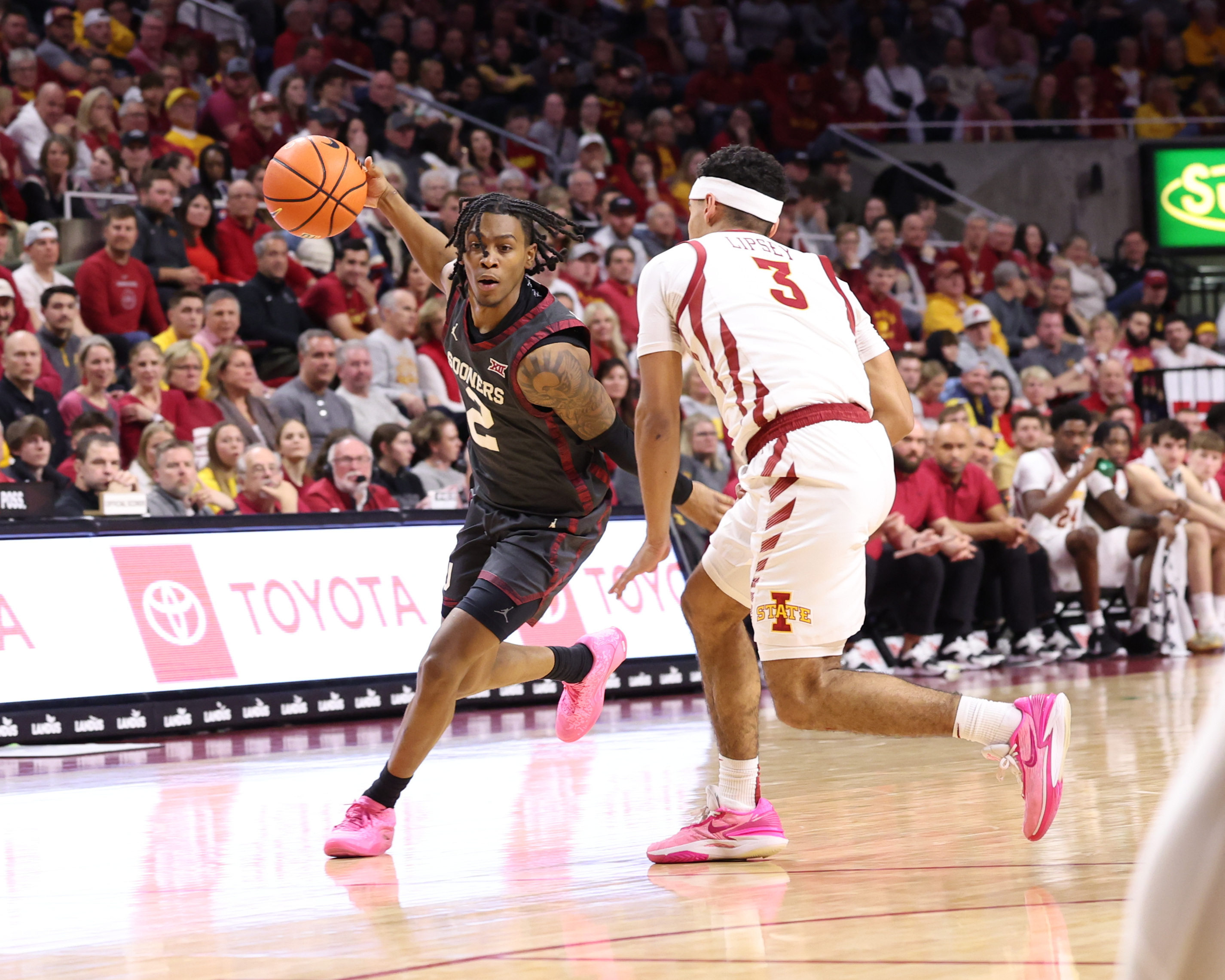 Demarion Watson's career night lifts No. 8 Iowa St. over Oklahoma | Reuters