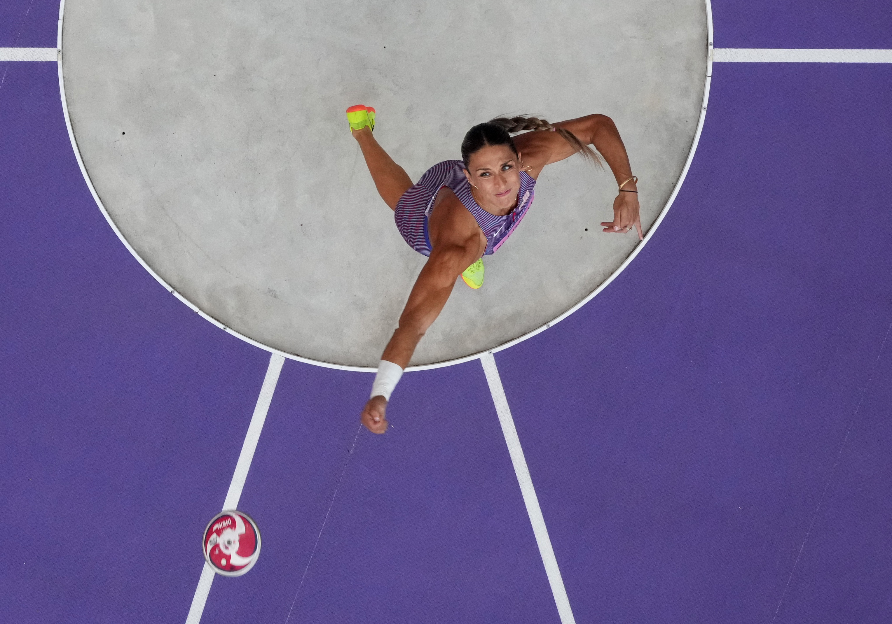 Athletics-Allman leads the way in discus as Robert-Michon reaches final ...