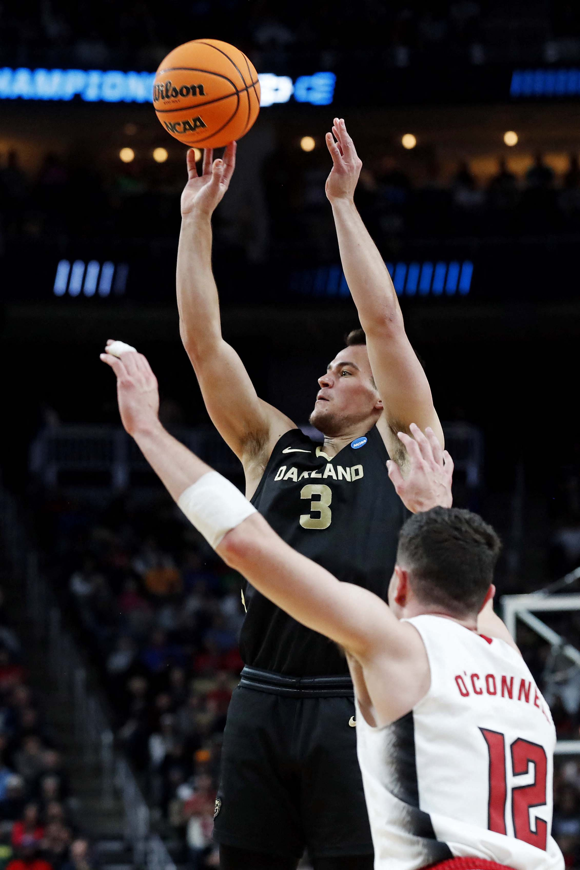 No. 11 North Carolina State outlasts No. 14 Oakland in OT | Reuters