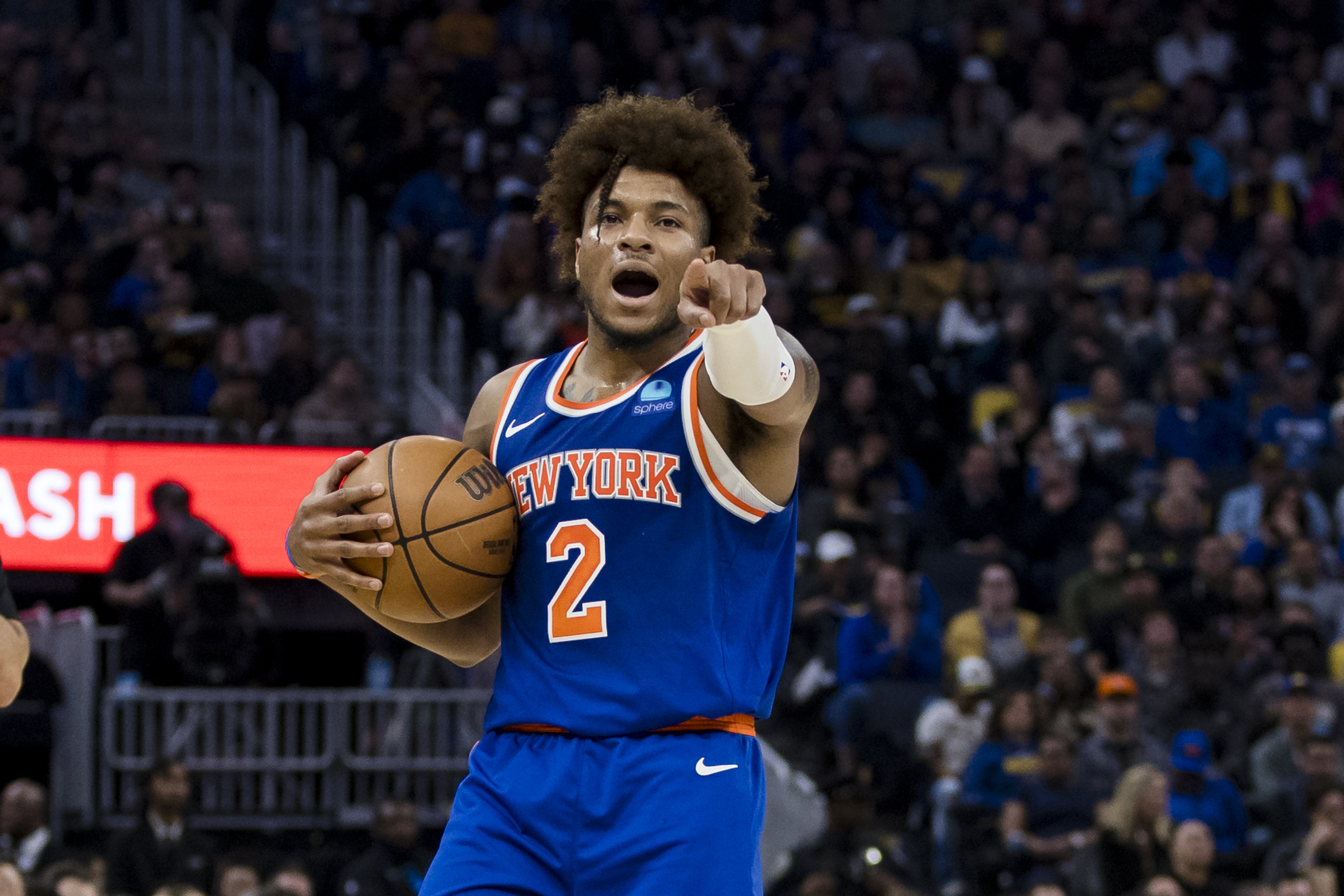 Backcourt duo carries Knicks over Warriors, 119-112 | Reuters
