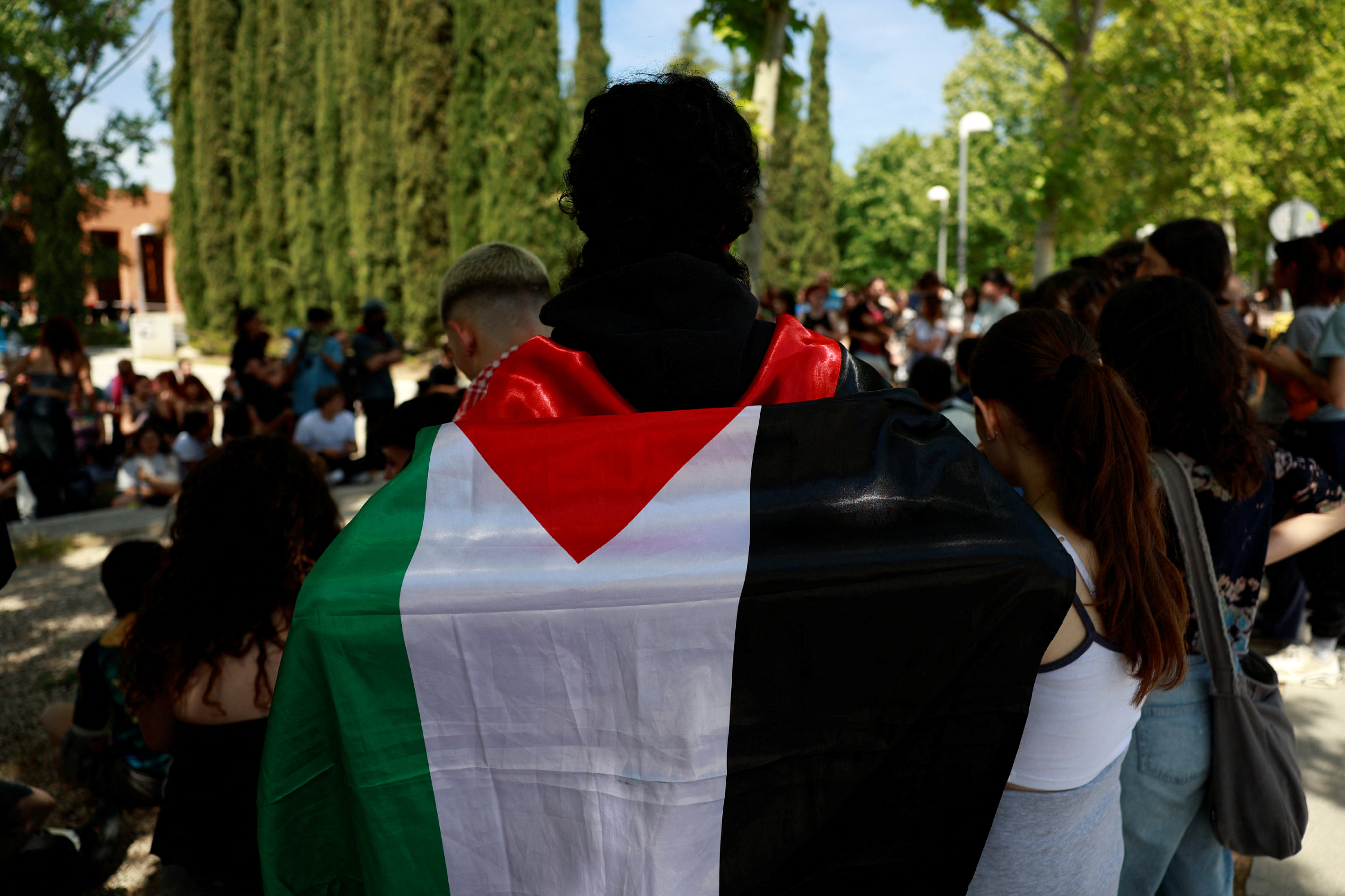 Pro-Palestinian protests roil university campuses around the world ...