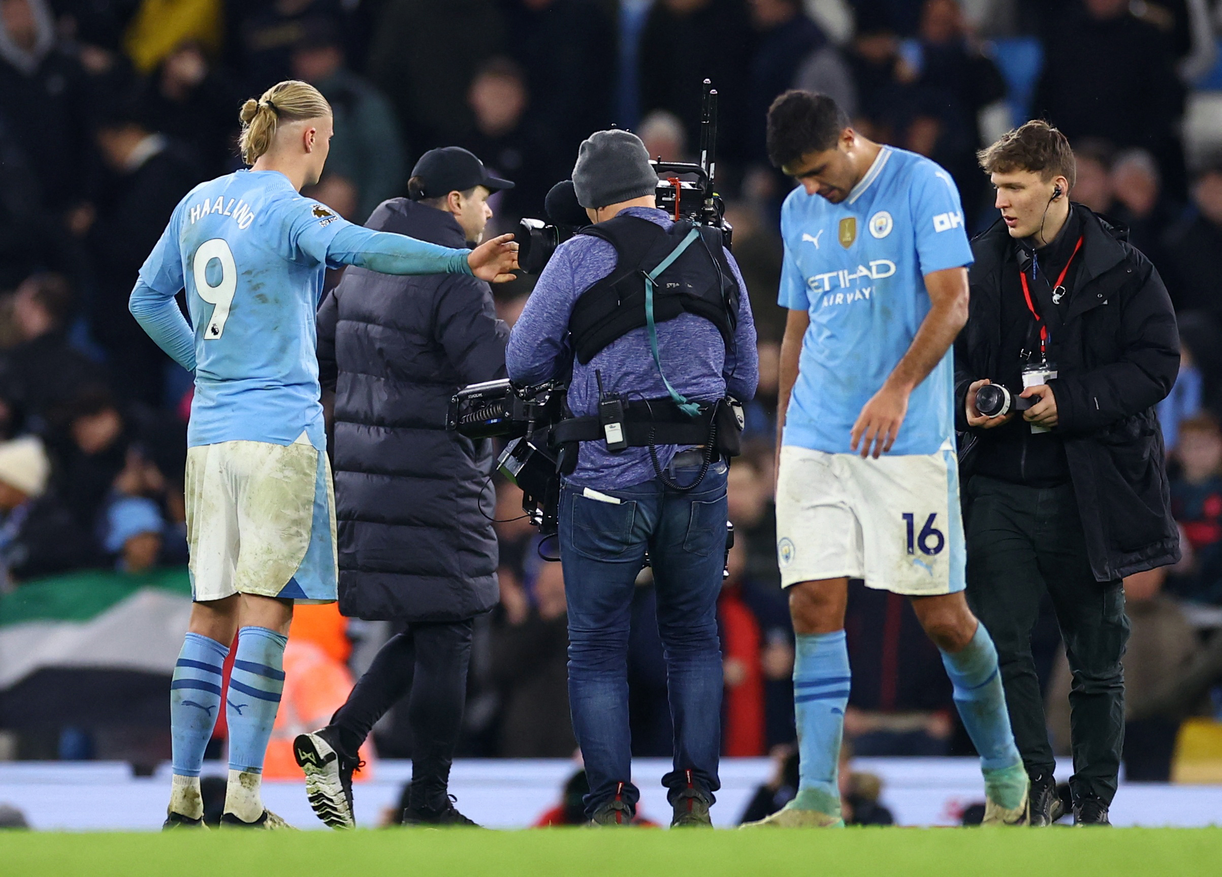 Late Rodri goal earns misfiring City draw with Chelsea | Reuters