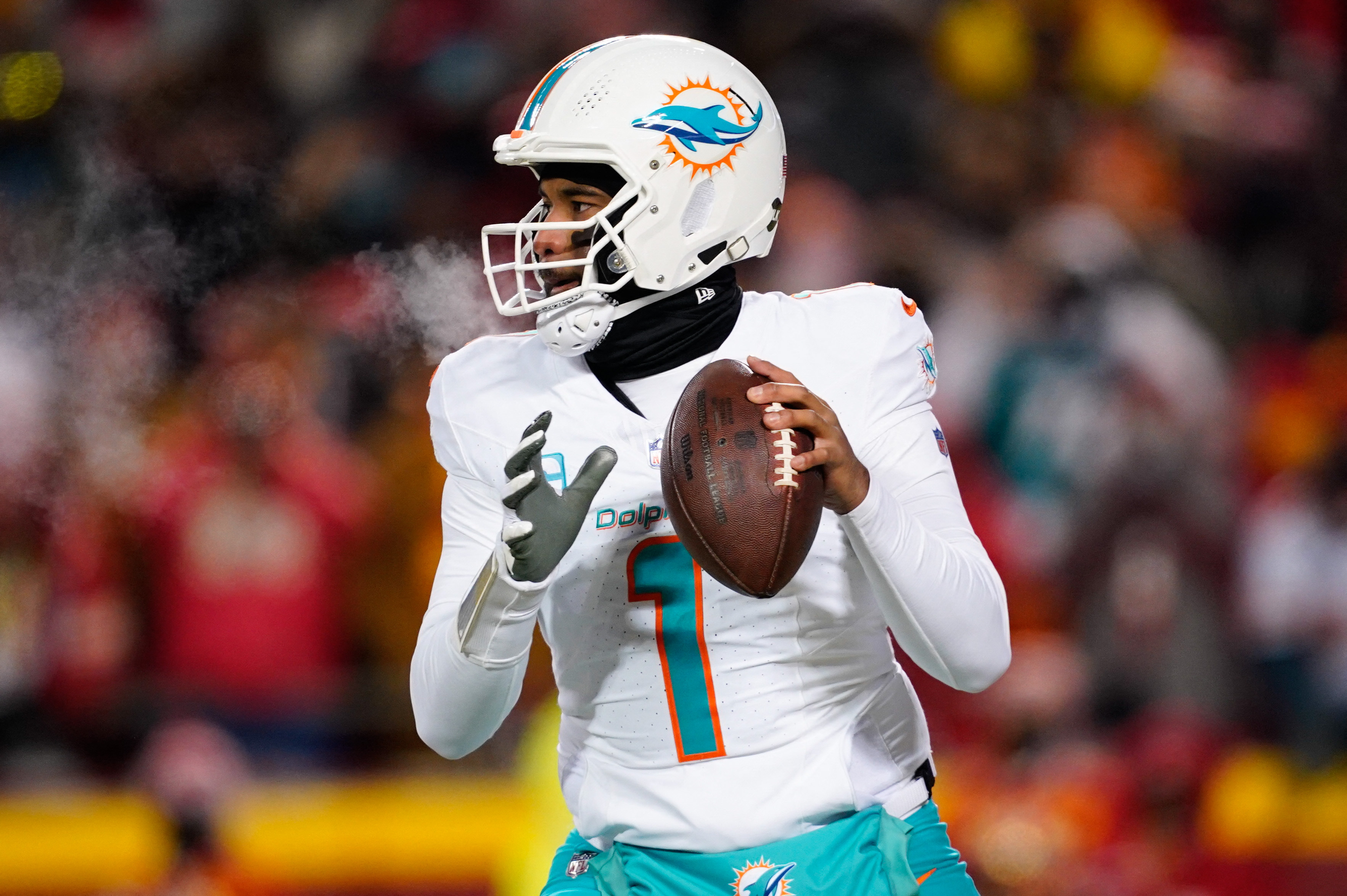 Chiefs shut down Dolphins in frigid AFC wild-card game | Reuters