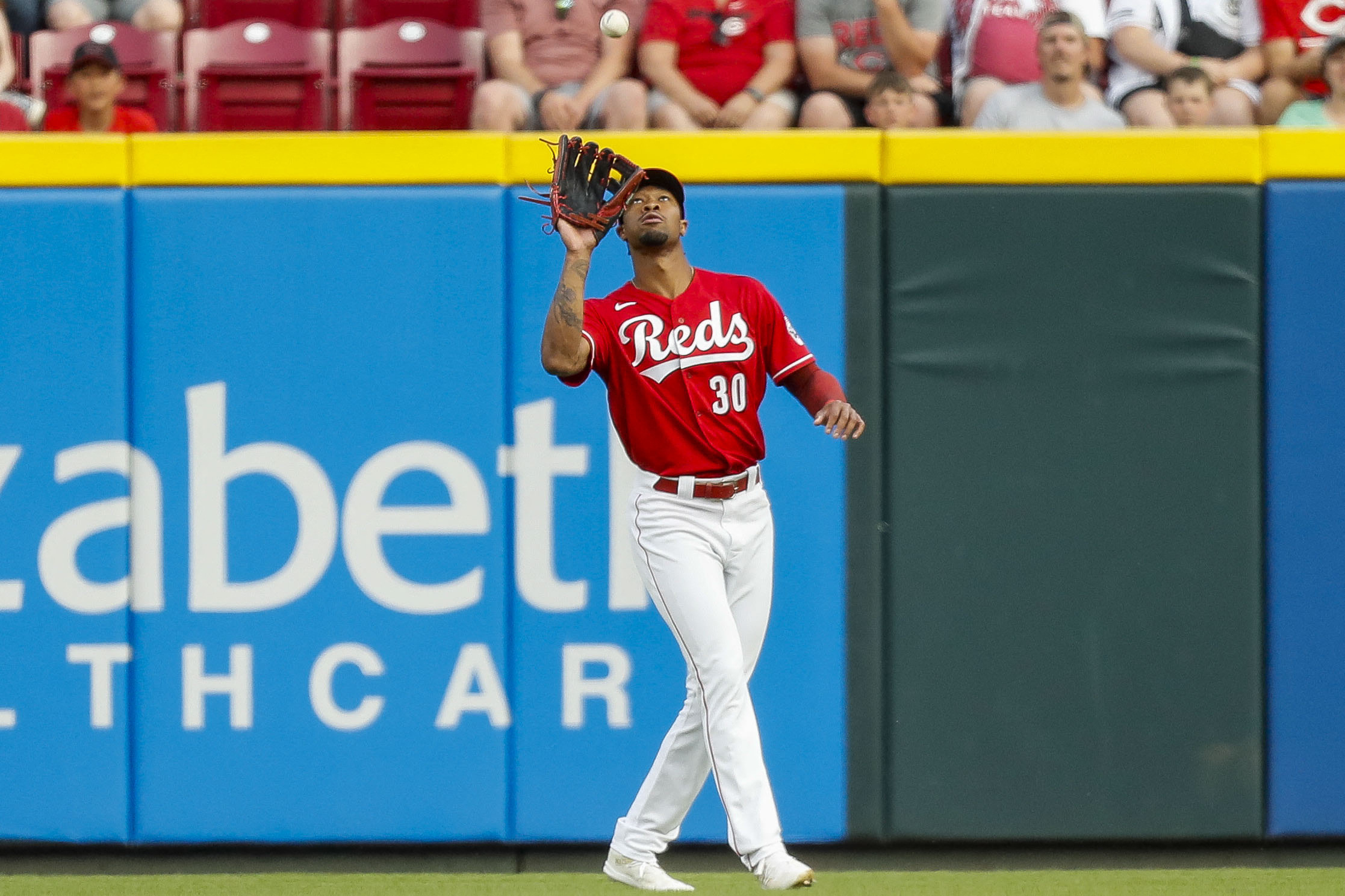 Andrew Abbott shines in debut as Reds clip Brewers | Reuters