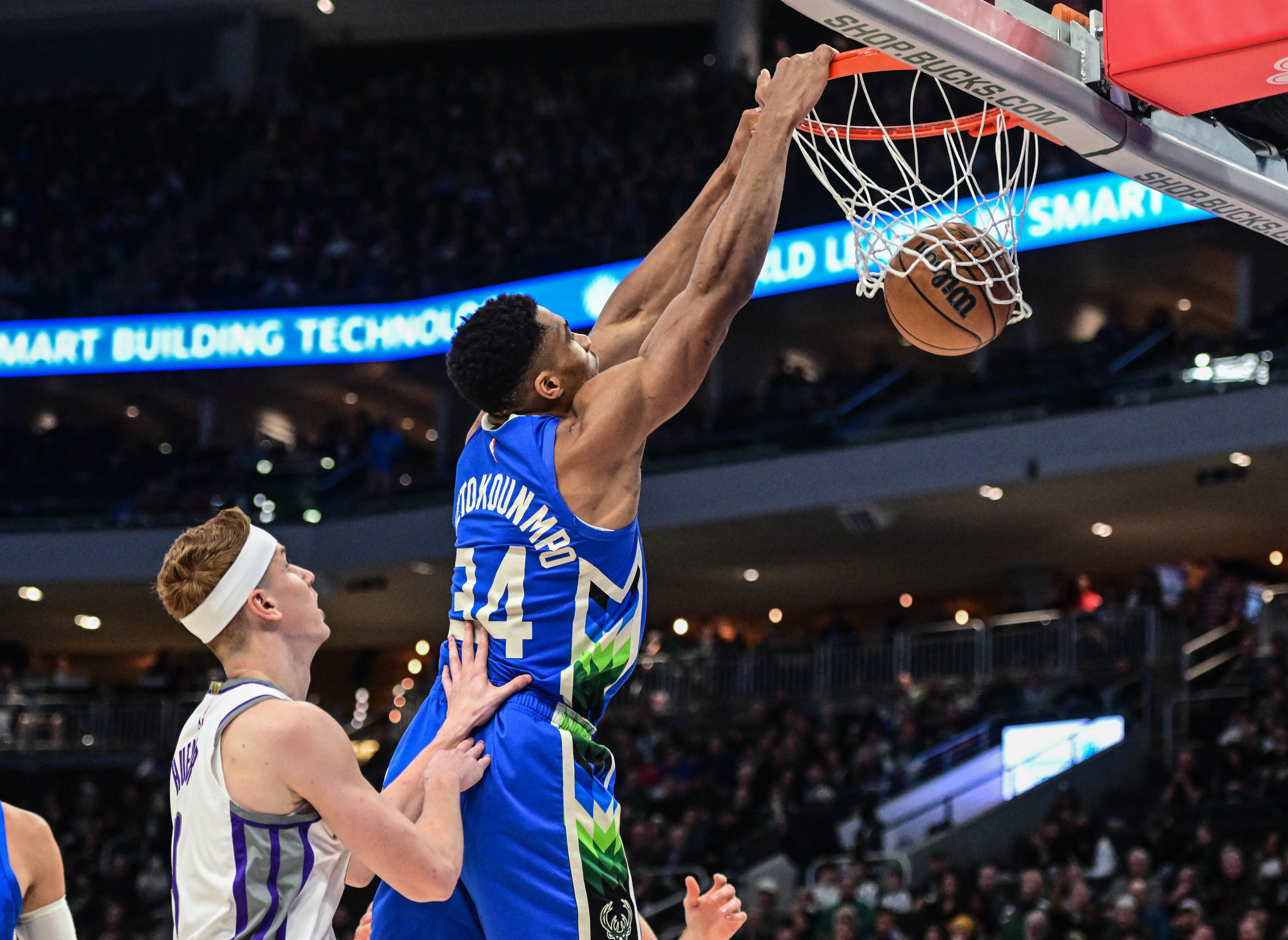 NBA roundup: Jazz top Warriors on last-second dunk | Reuters