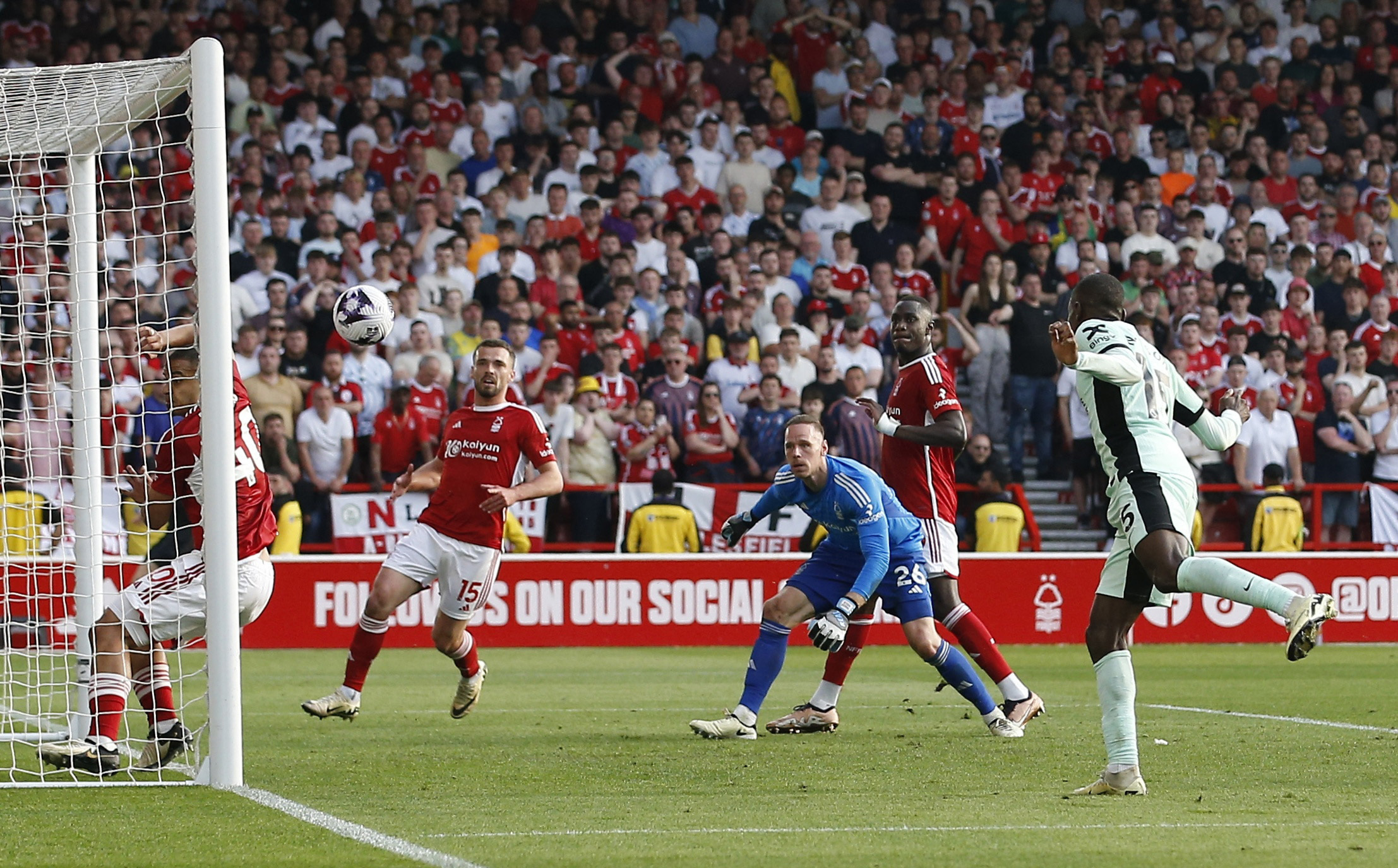 Chelsea's Sterling, Jackson score late goals in 3-2 win over Forest ...