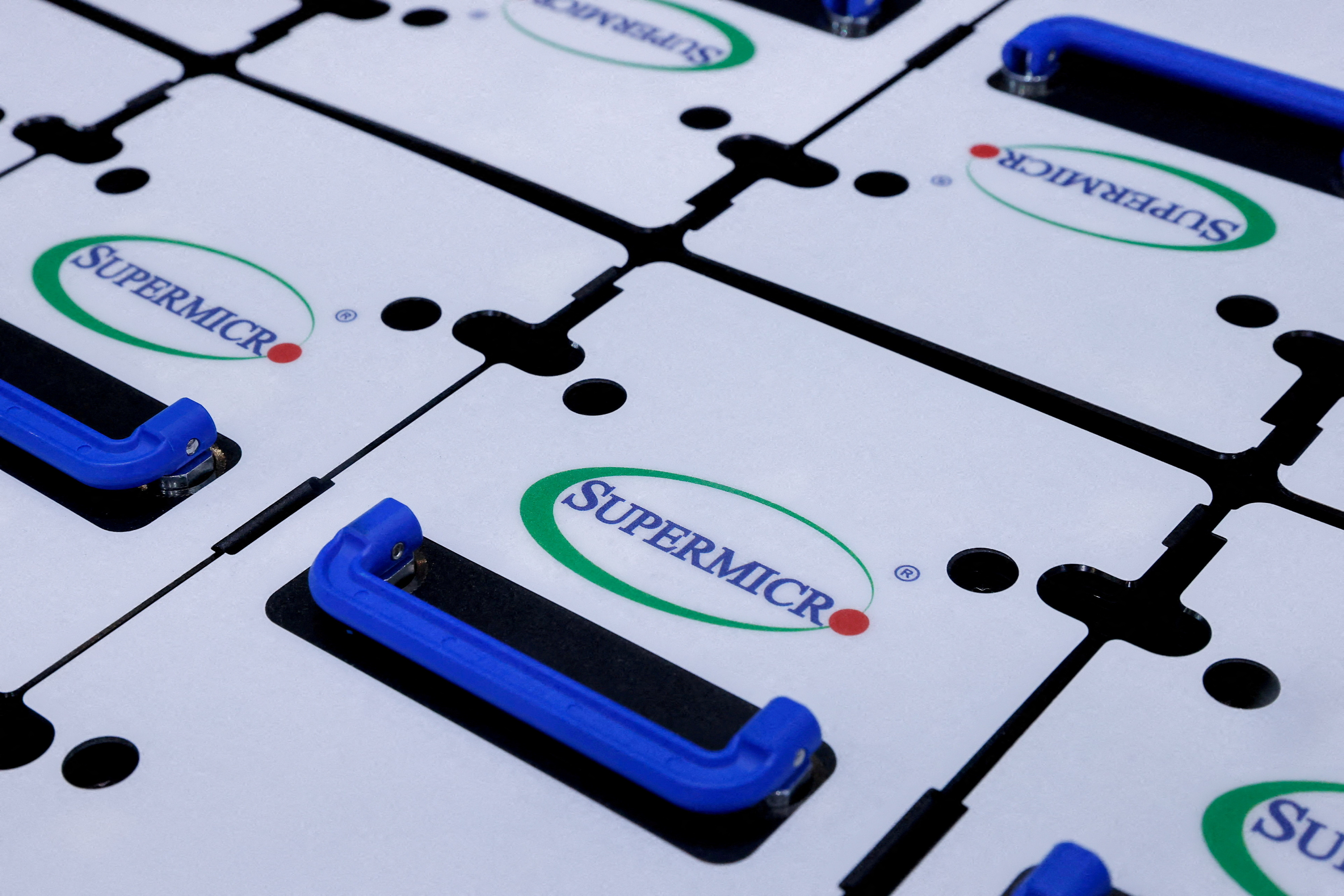 Pipeline operator Enbridge beats profit estimates on North America oil ...