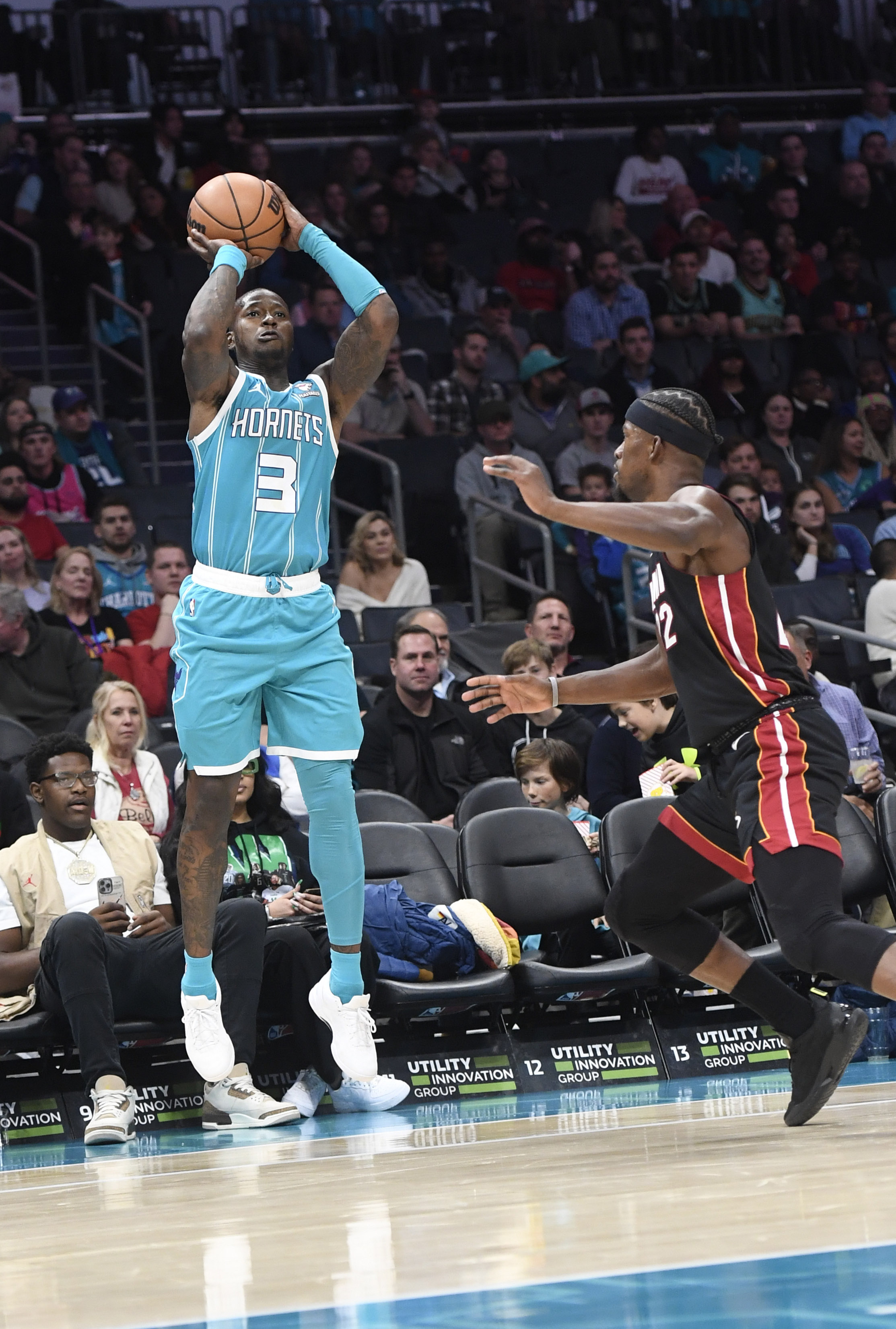 Heat Survive Late Wobble Hold Off Hornets Reuters