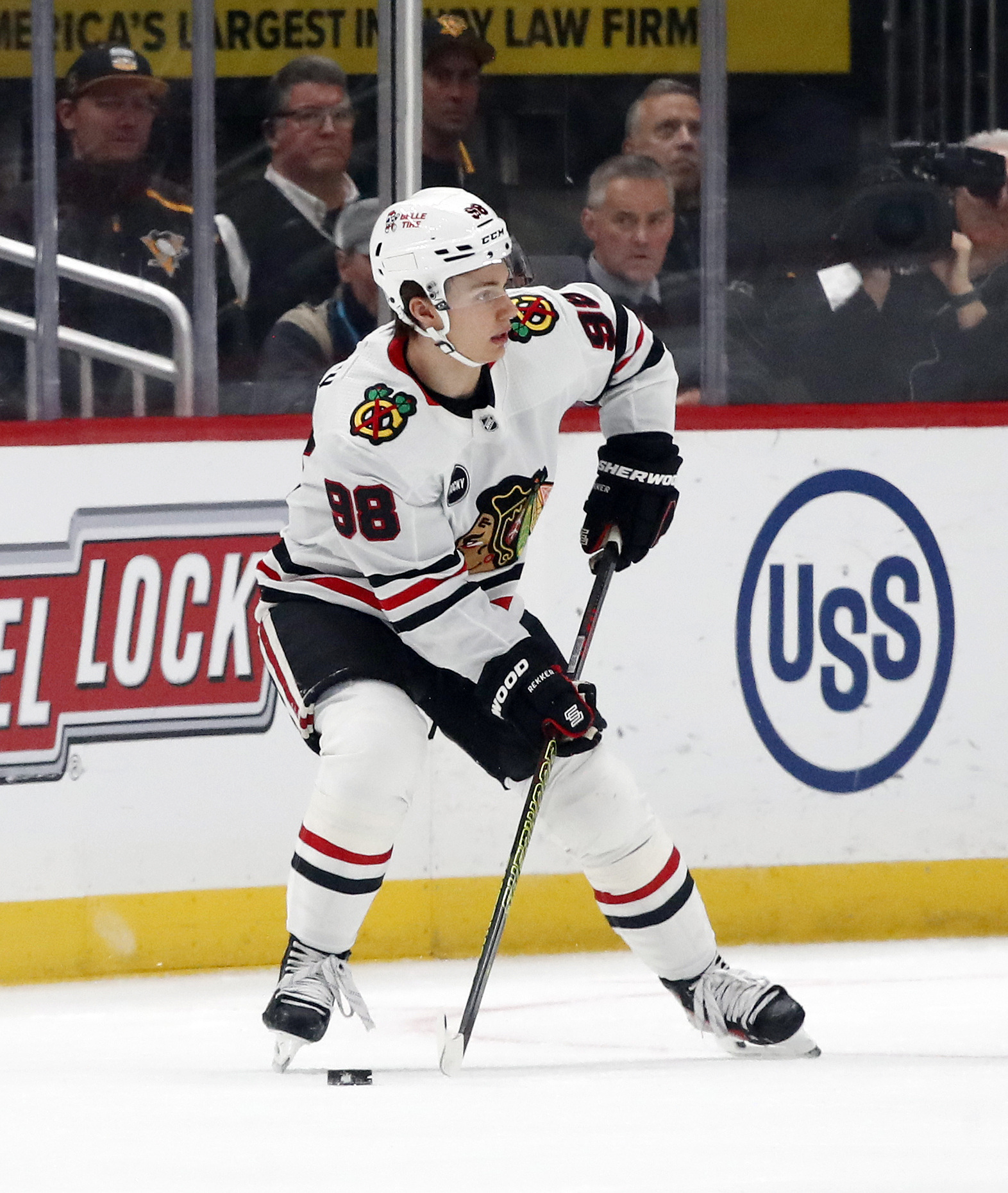 Blackhawks double up Penguins in Connor Bedard's NHL debut | Reuters