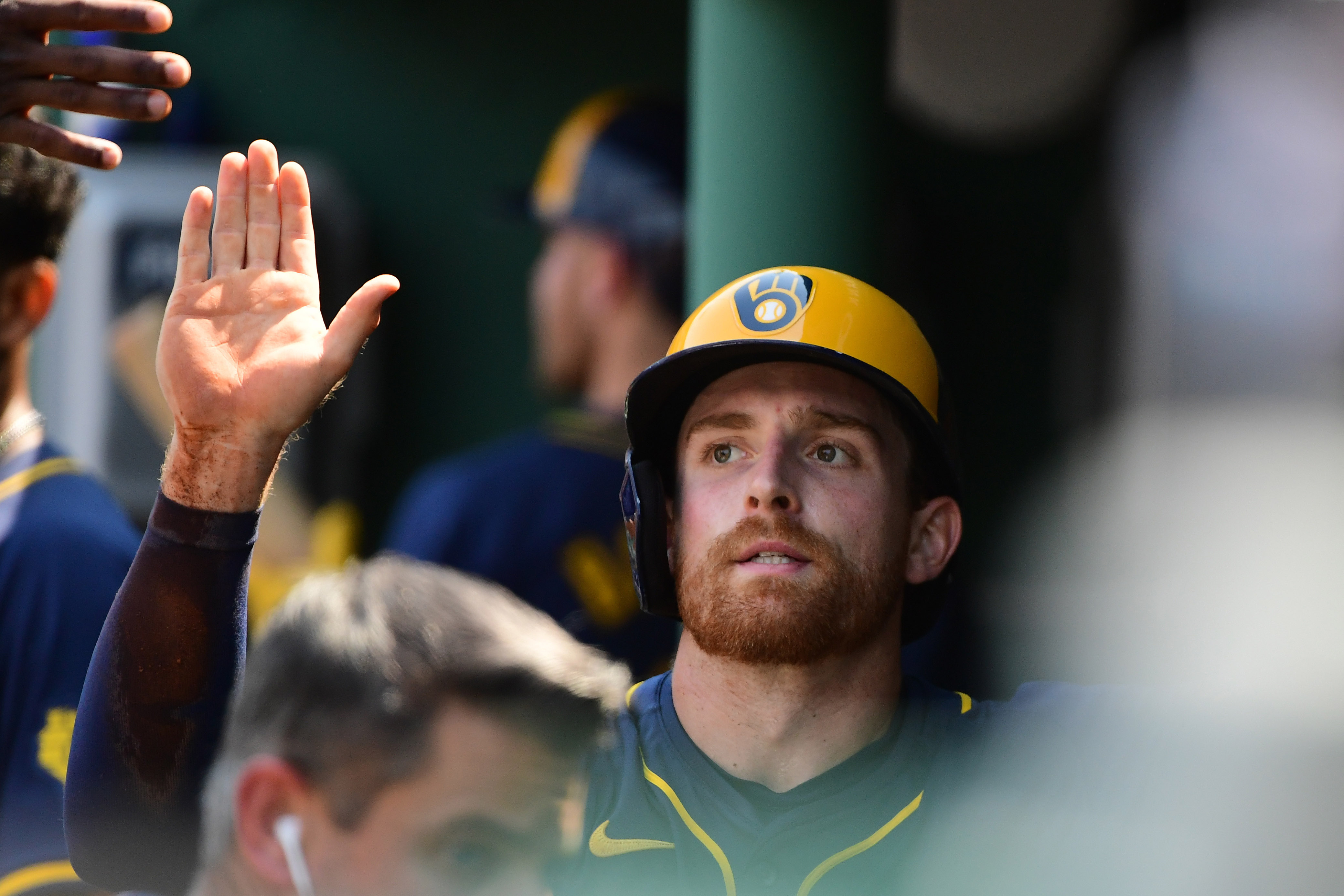 Red Sox avoid sweep, edge Brewers on late RBI single | Reuters