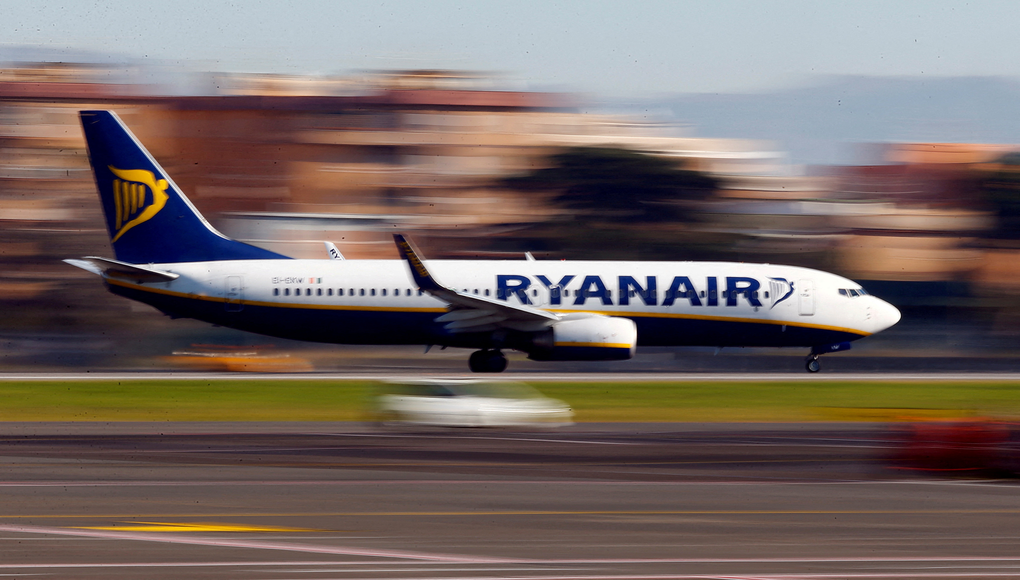 Ryanair leads airline shares lower after warning over summer fares ...