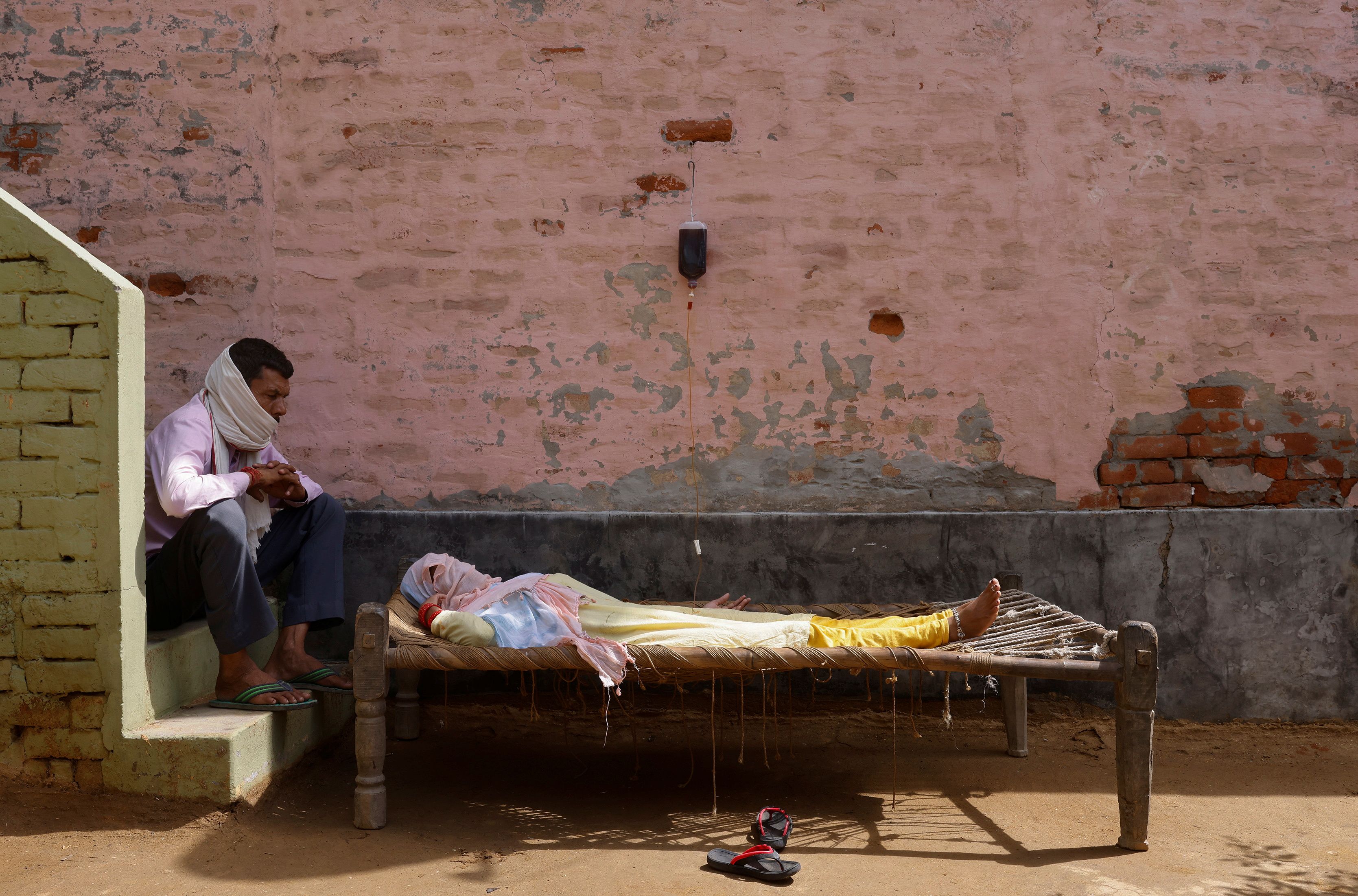 Indian villagers turn to unlicensed clinics as COVID spreads to the ...