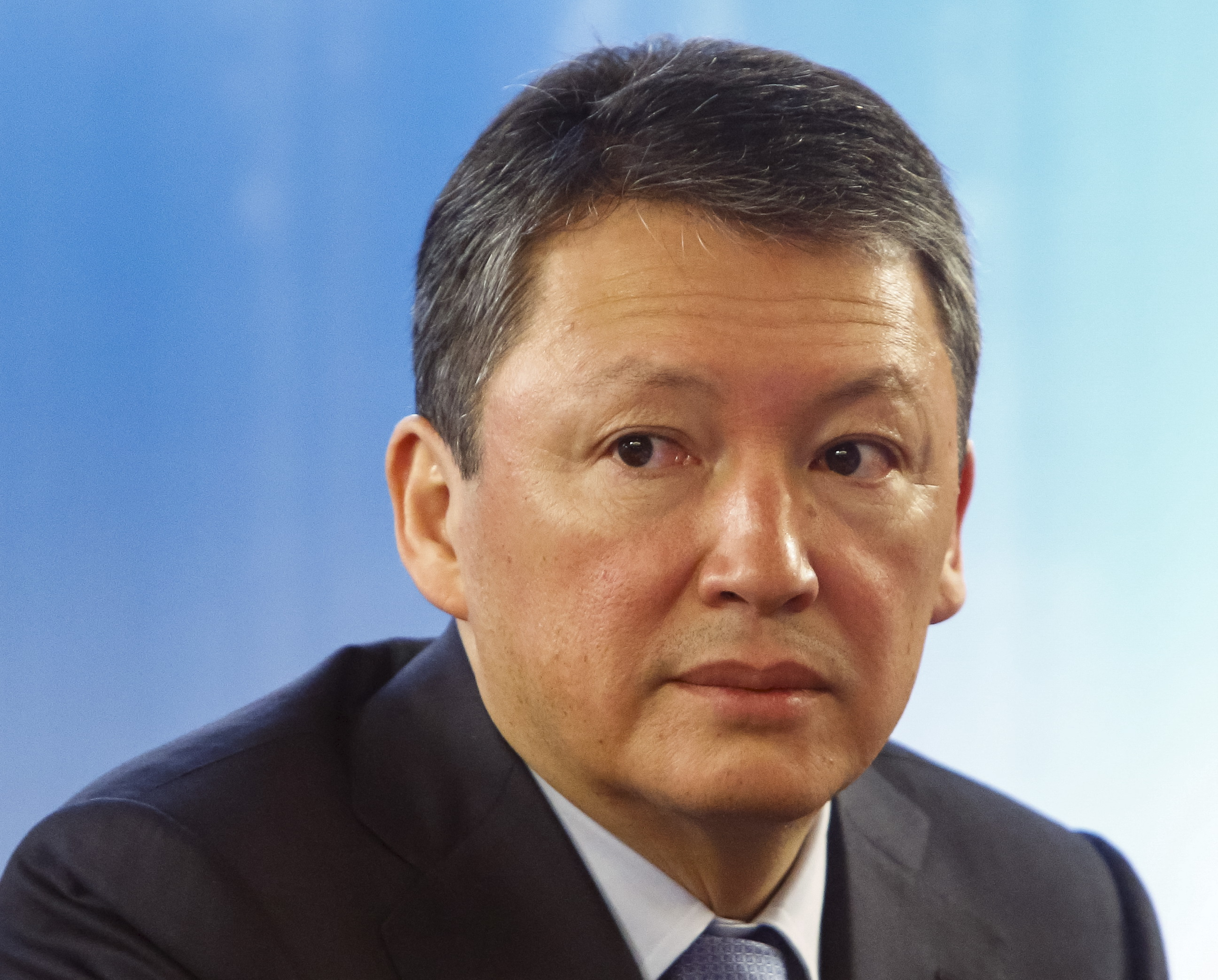Kazakh tycoon gives up stake in major oil trader | Reuters