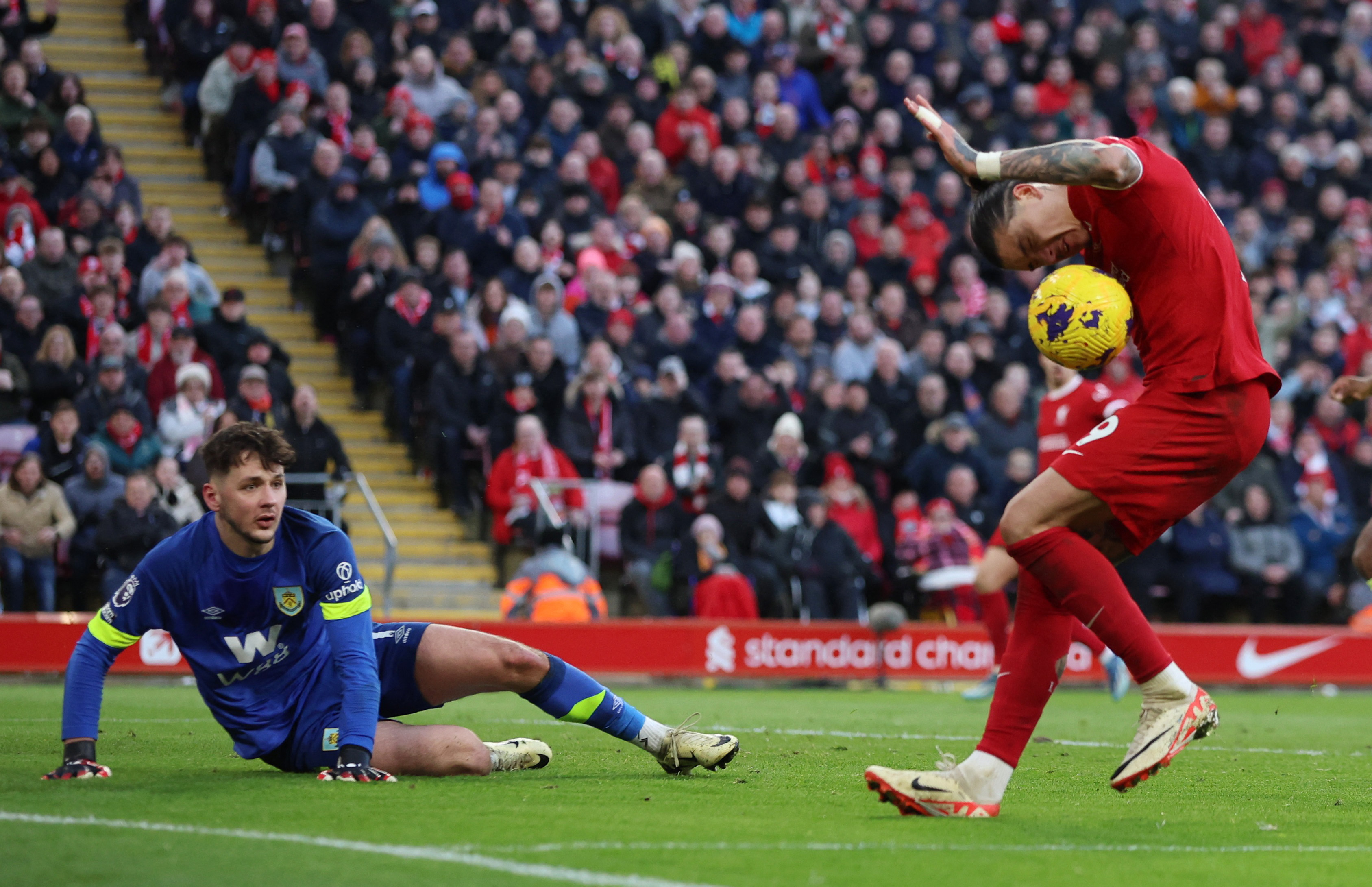 Liverpool Return To The Top With 3 1 Win Over Stubborn Burnley Reuters