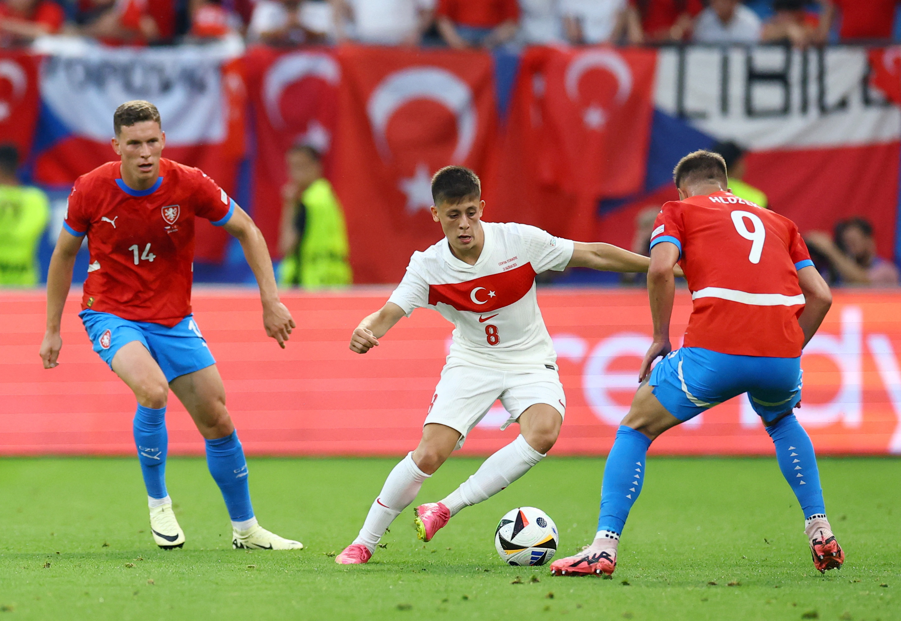 Netherlands face tough test against fired-up Turkey | Reuters