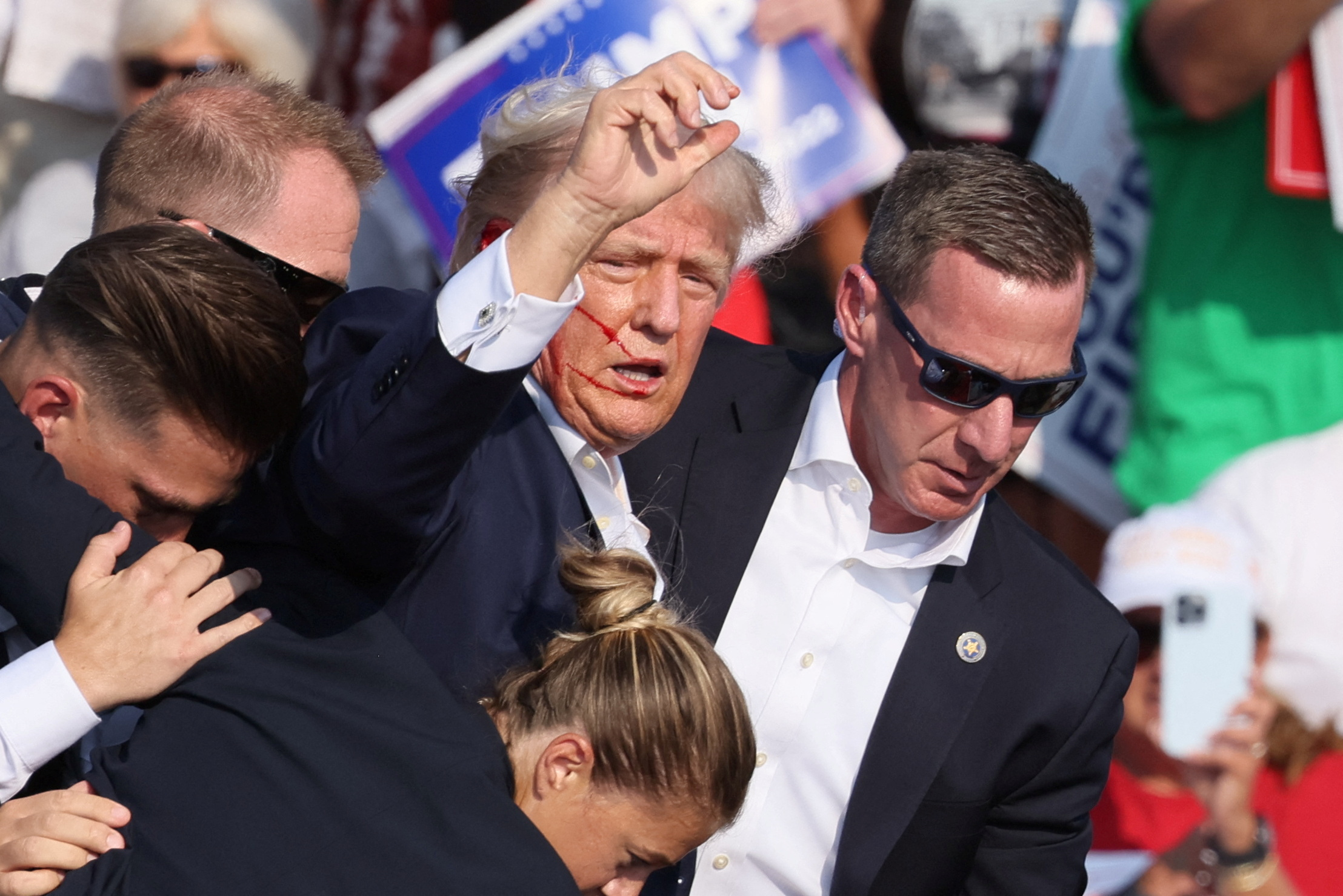 トランプ氏に向け会場外から複数発発砲、1人死亡2人重傷=大統領警護隊 ロイター